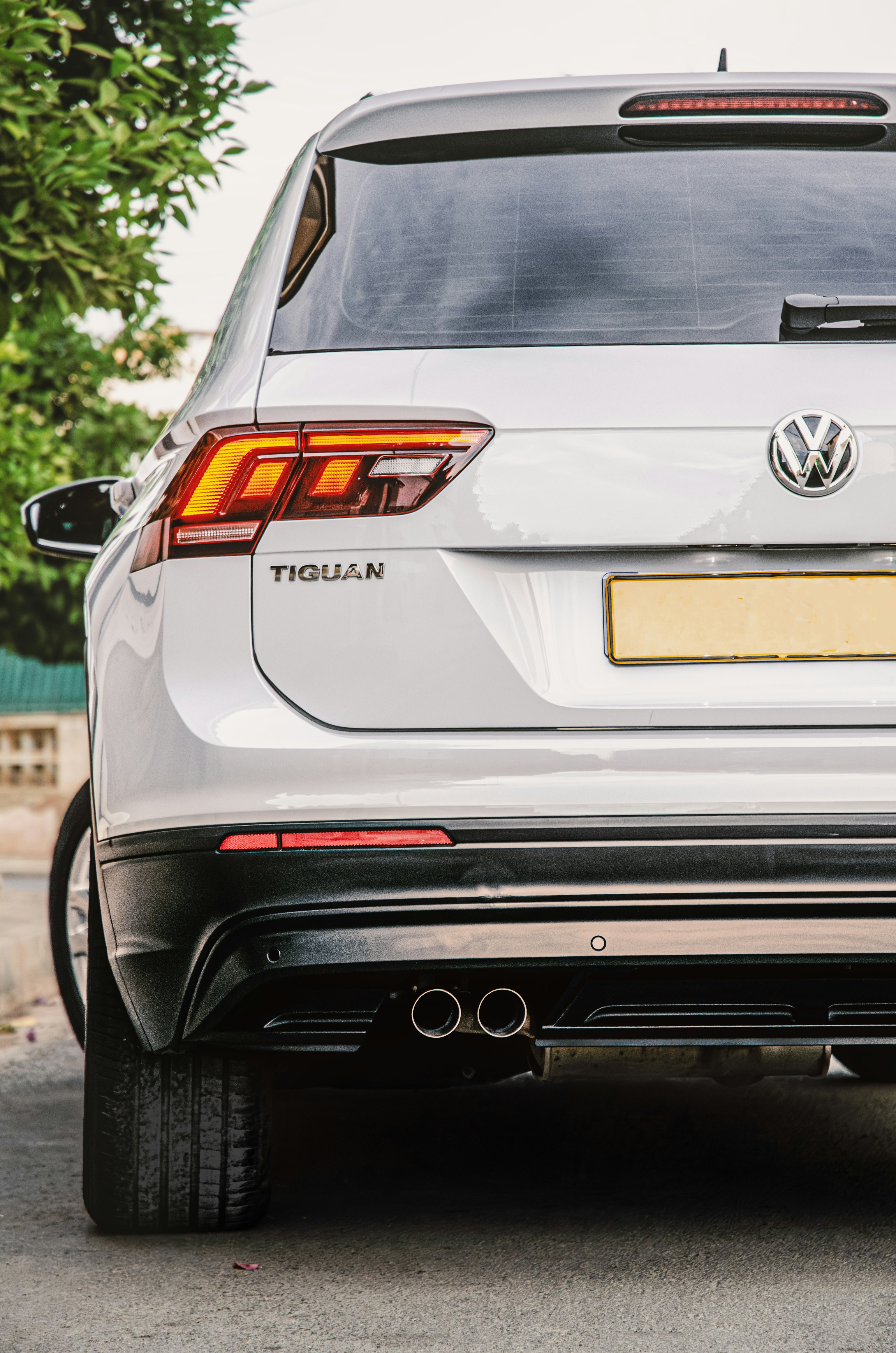Evening Quiet: Geometry and Glow on a VW Tiguan Tailgate