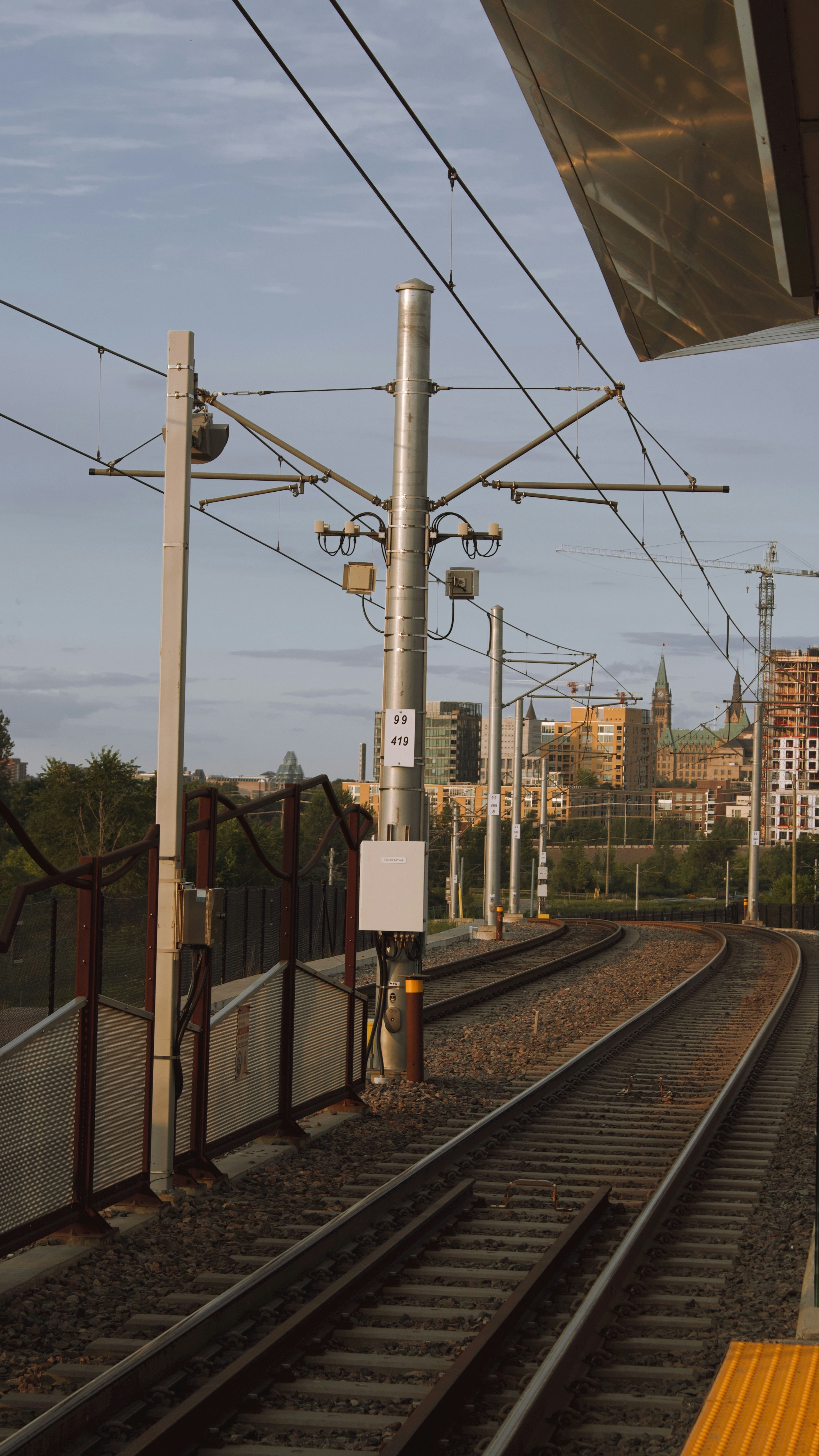 Une gare avec un train sur les rails photo – Image gratuite de Ottawa ...