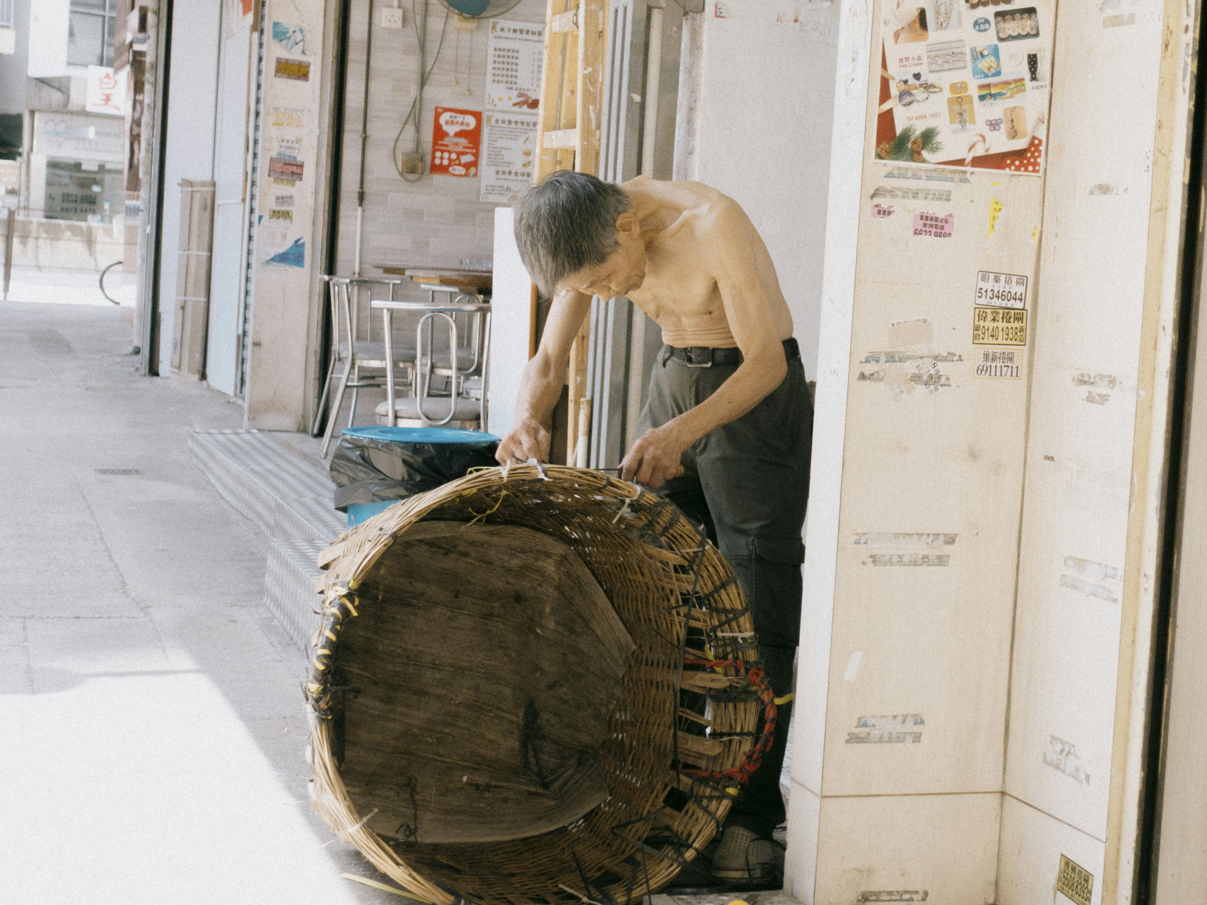 Old World Craft in a Quiet Alley: A Craftsman at the Basket Workshop
