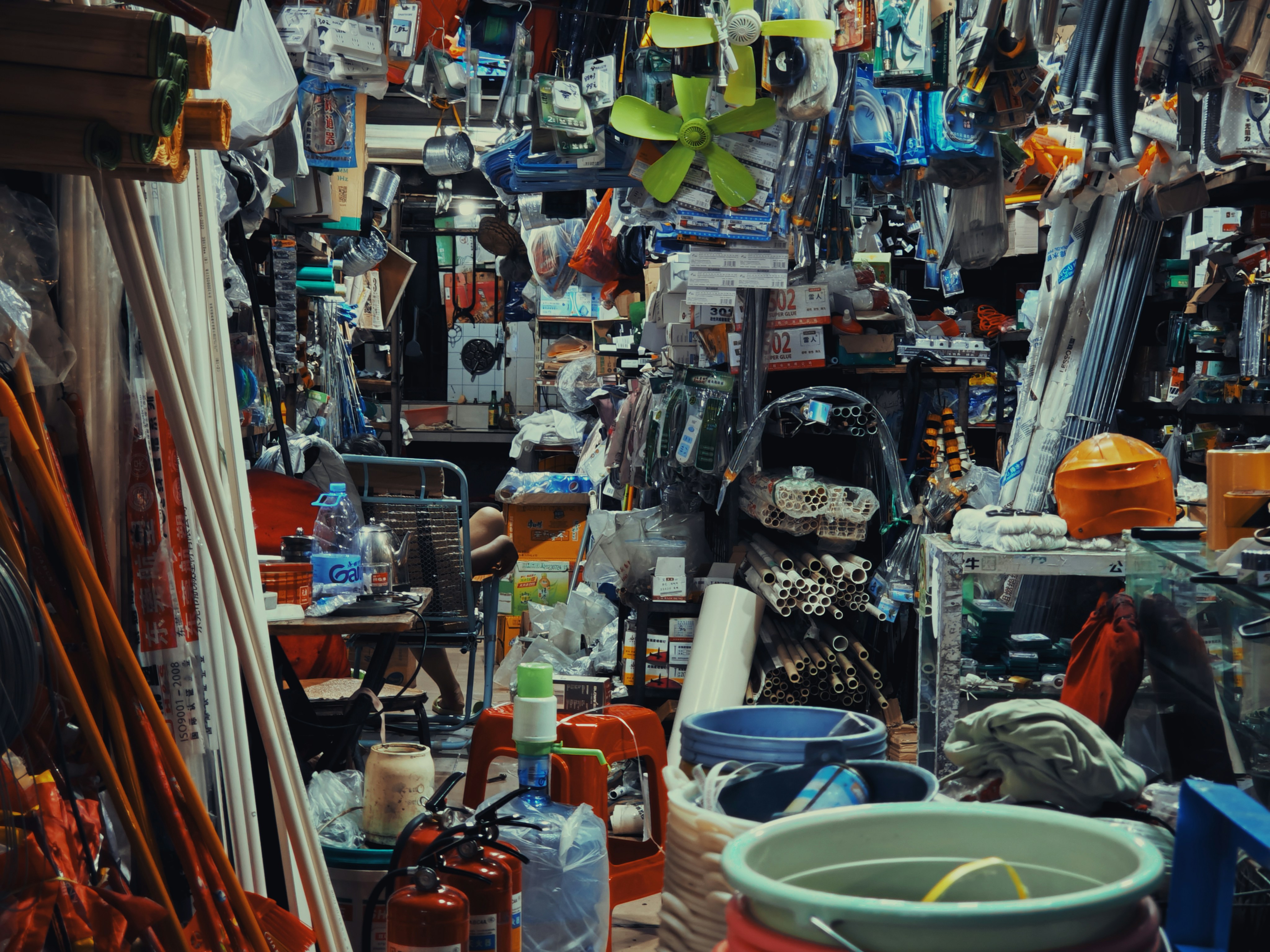 A room filled with lots of clutter and bottles photo – Free Nanyou ...