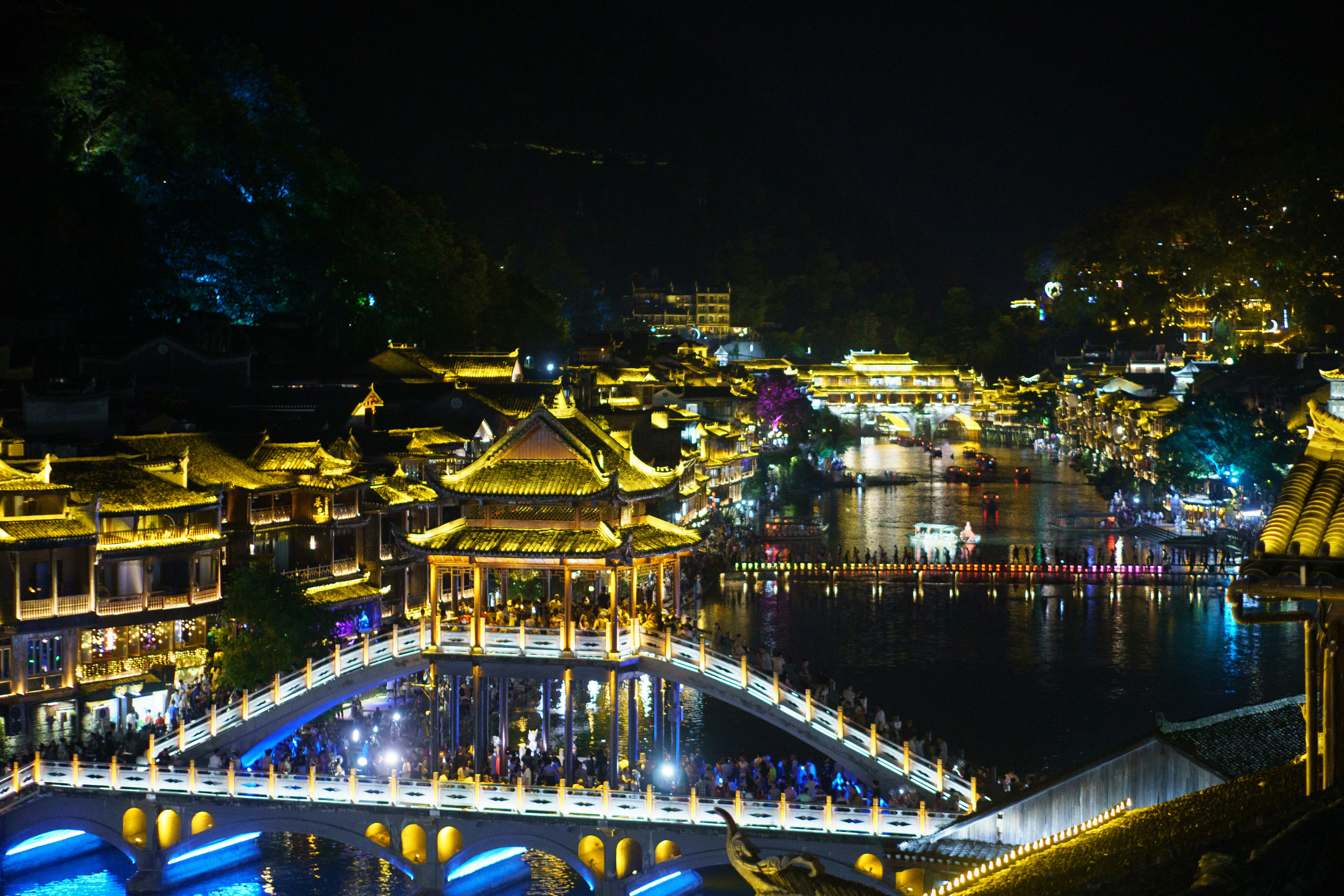 Photo by Shawn Rain with Sony Alpha 6400