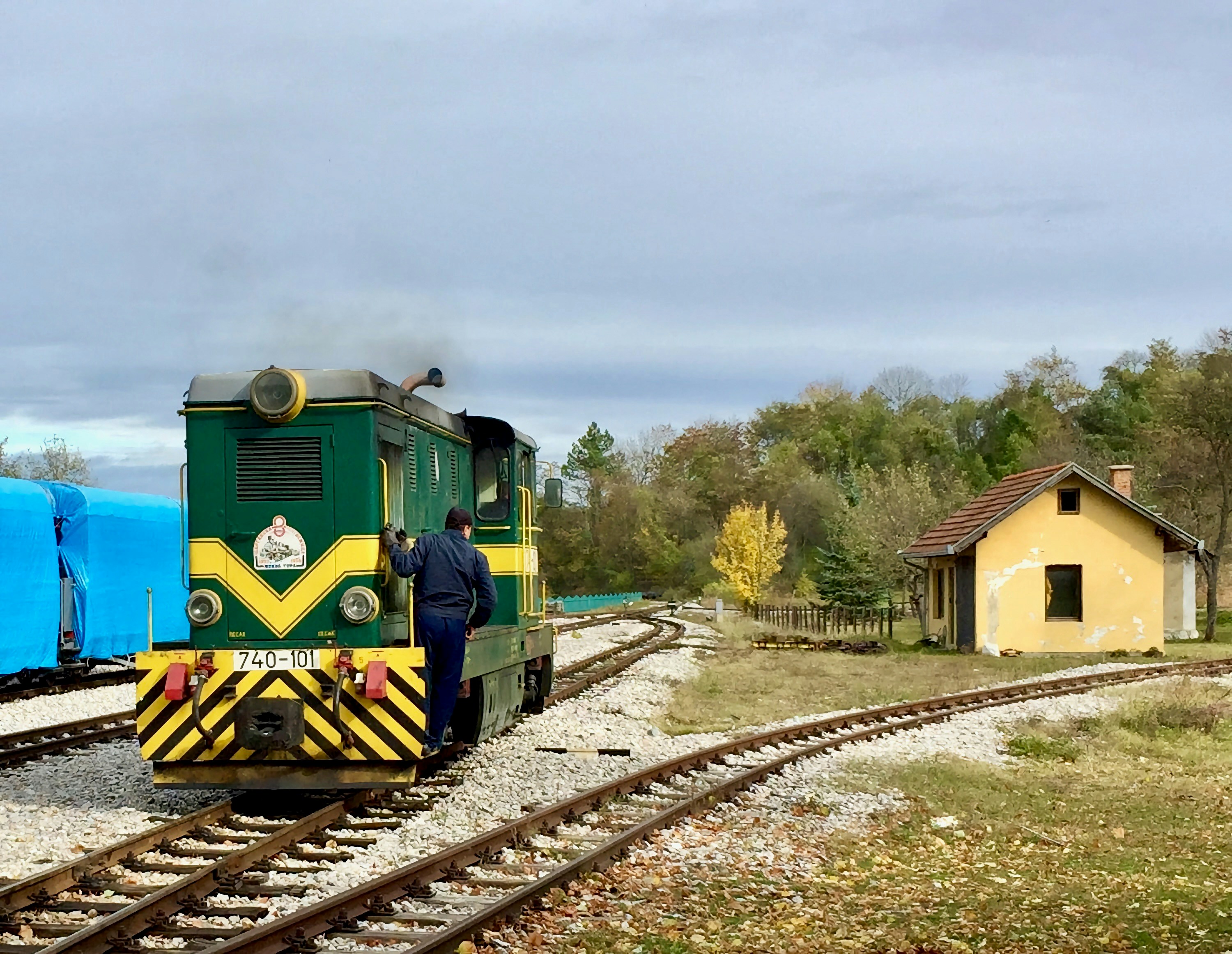 Heritage Engine at the Edge of the Rails