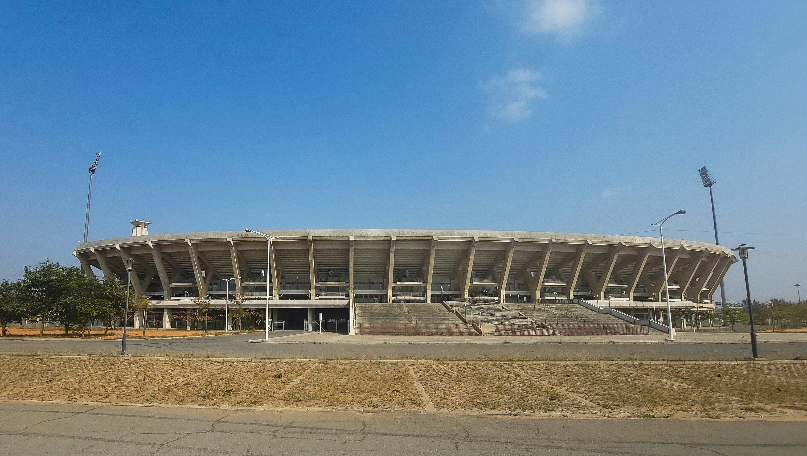 A large stadium building with a sky background photo – Free Maputo ...