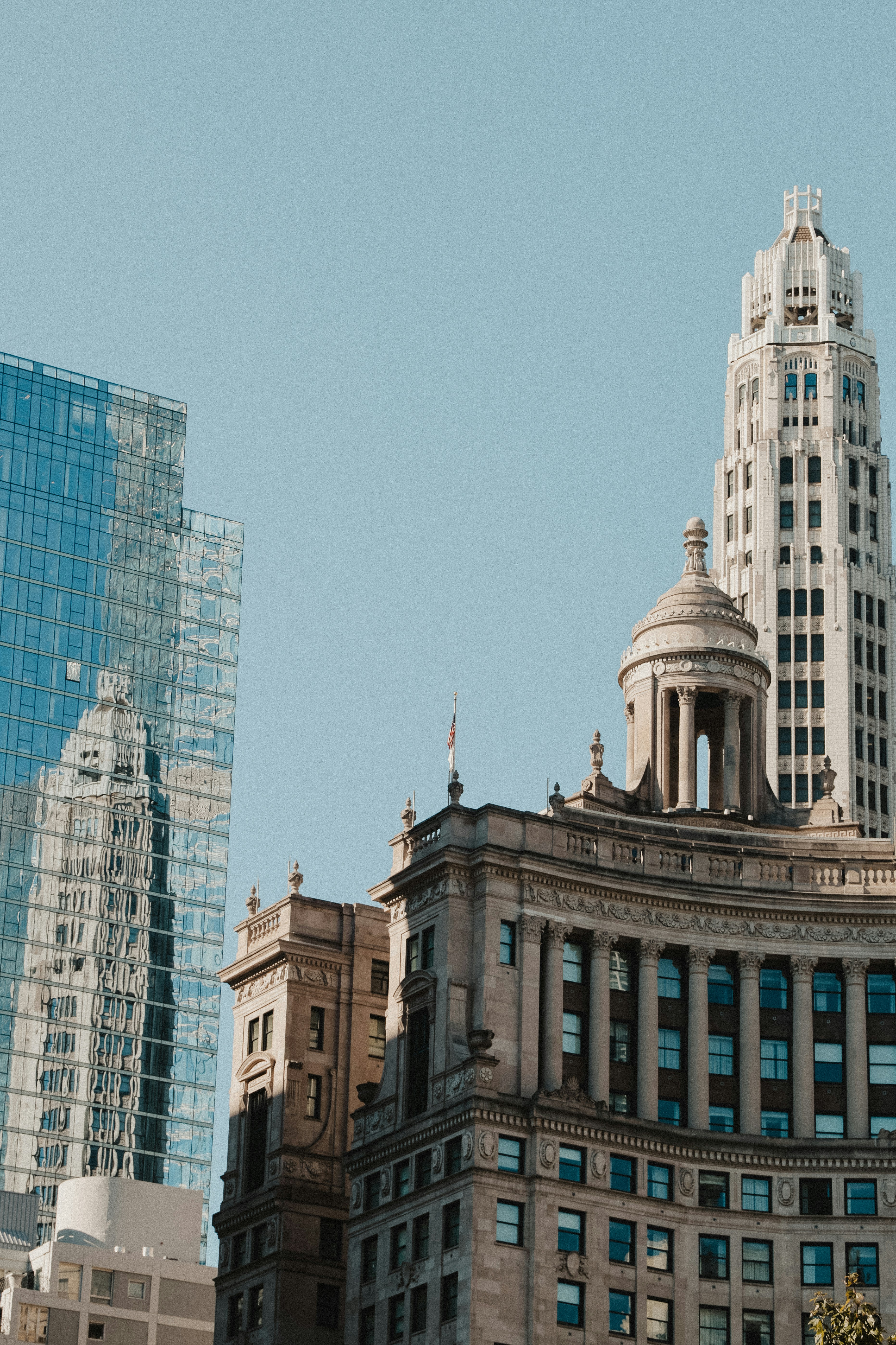 A very tall building with a clock on the top of it photo – Free City ...