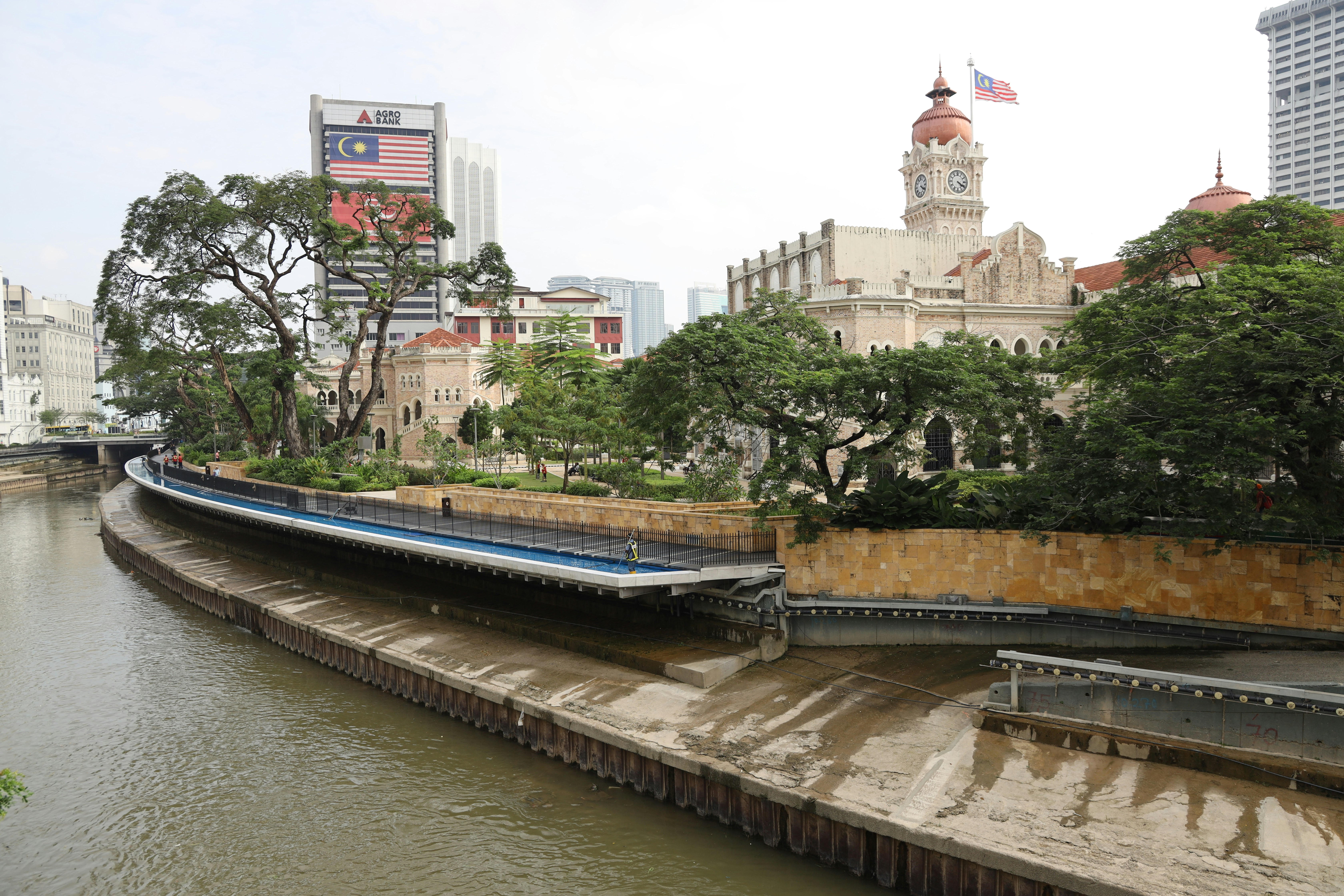 Riverside Harmony: Urban Heritage Meets Nature