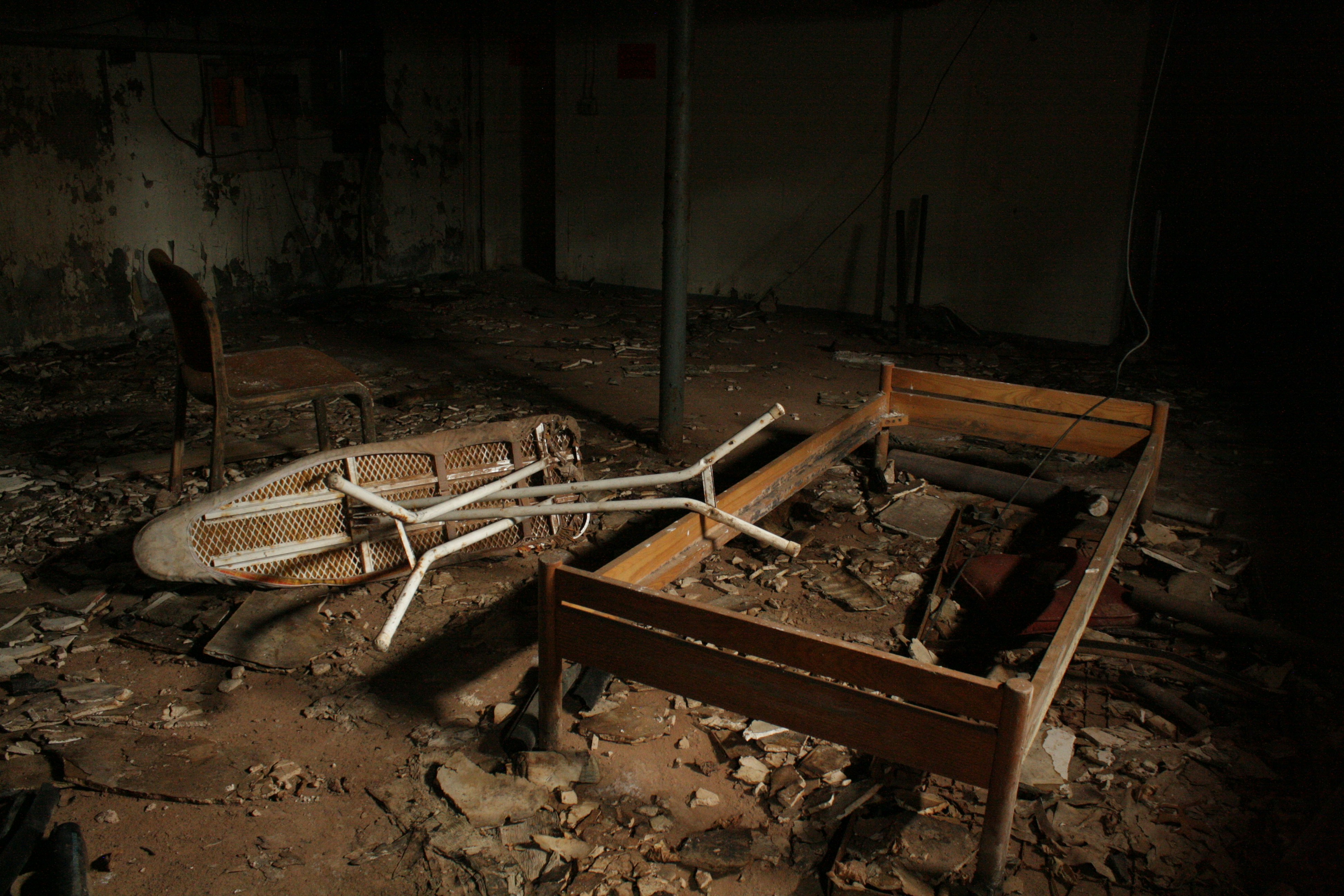 Afterhours in the Ruins: A Dented Frame of Time