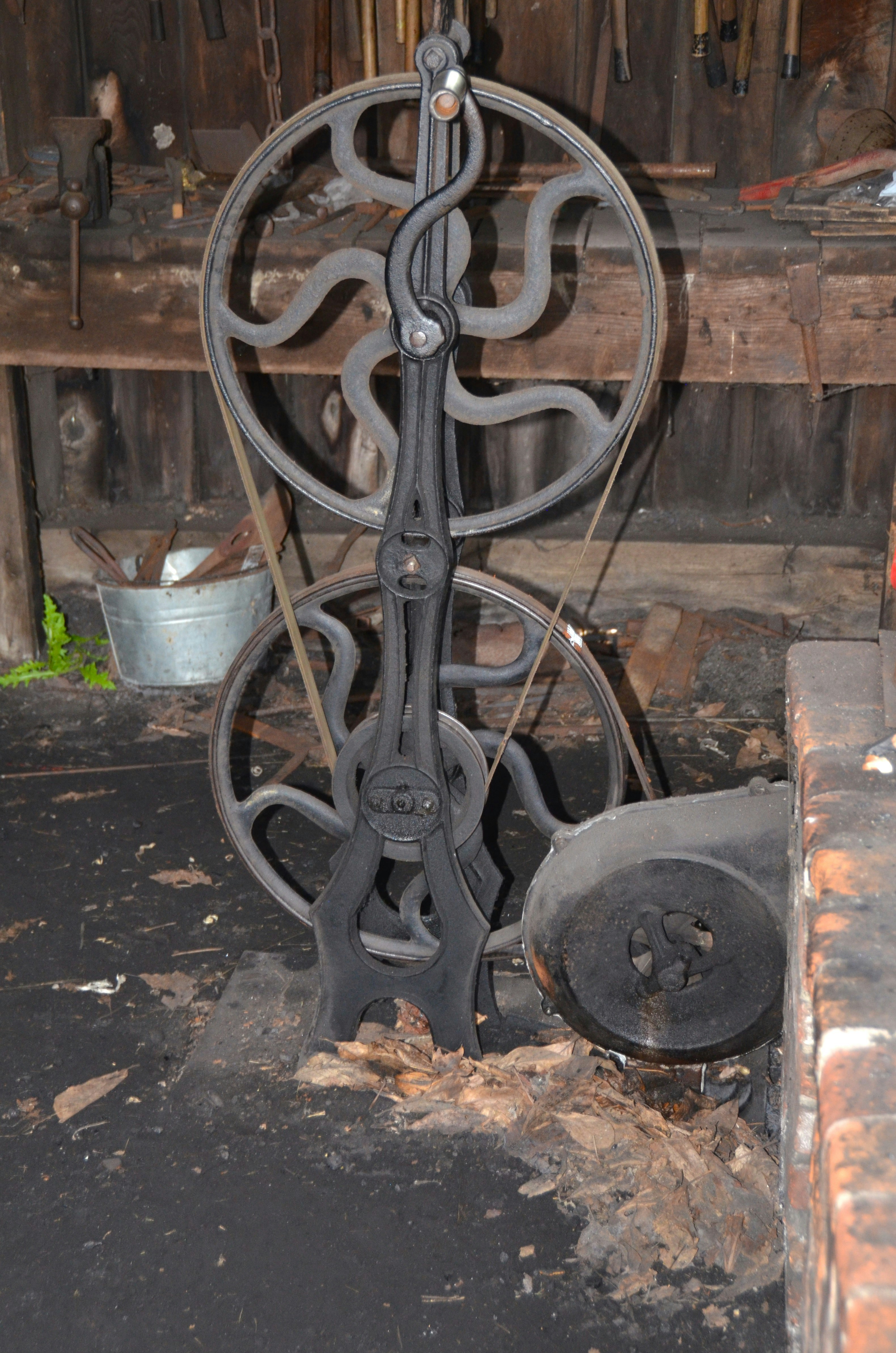 Twin Pulley Giants: a Quiet Glimpse of a Vintage Workshop