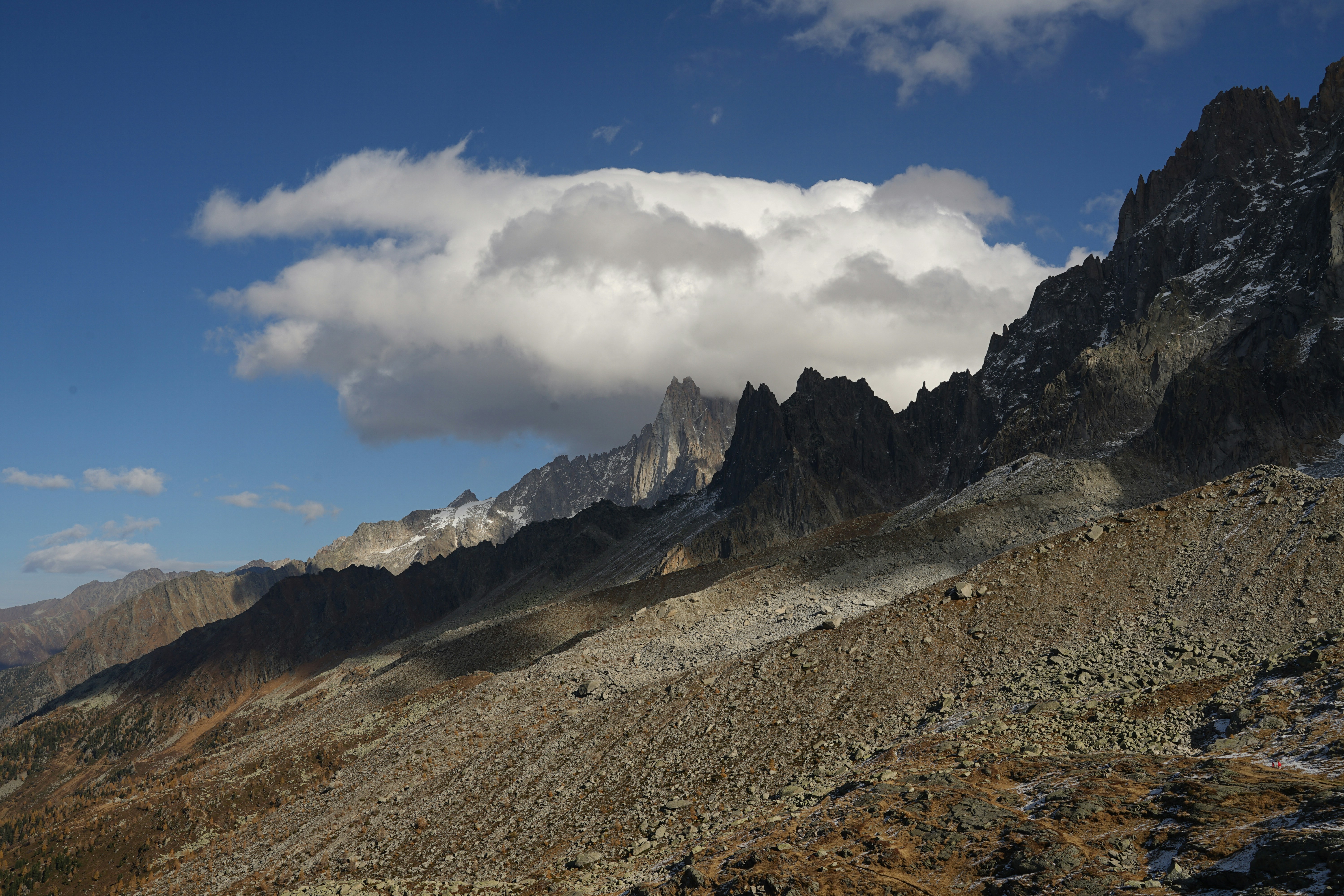 Mountain layers in the French Alps