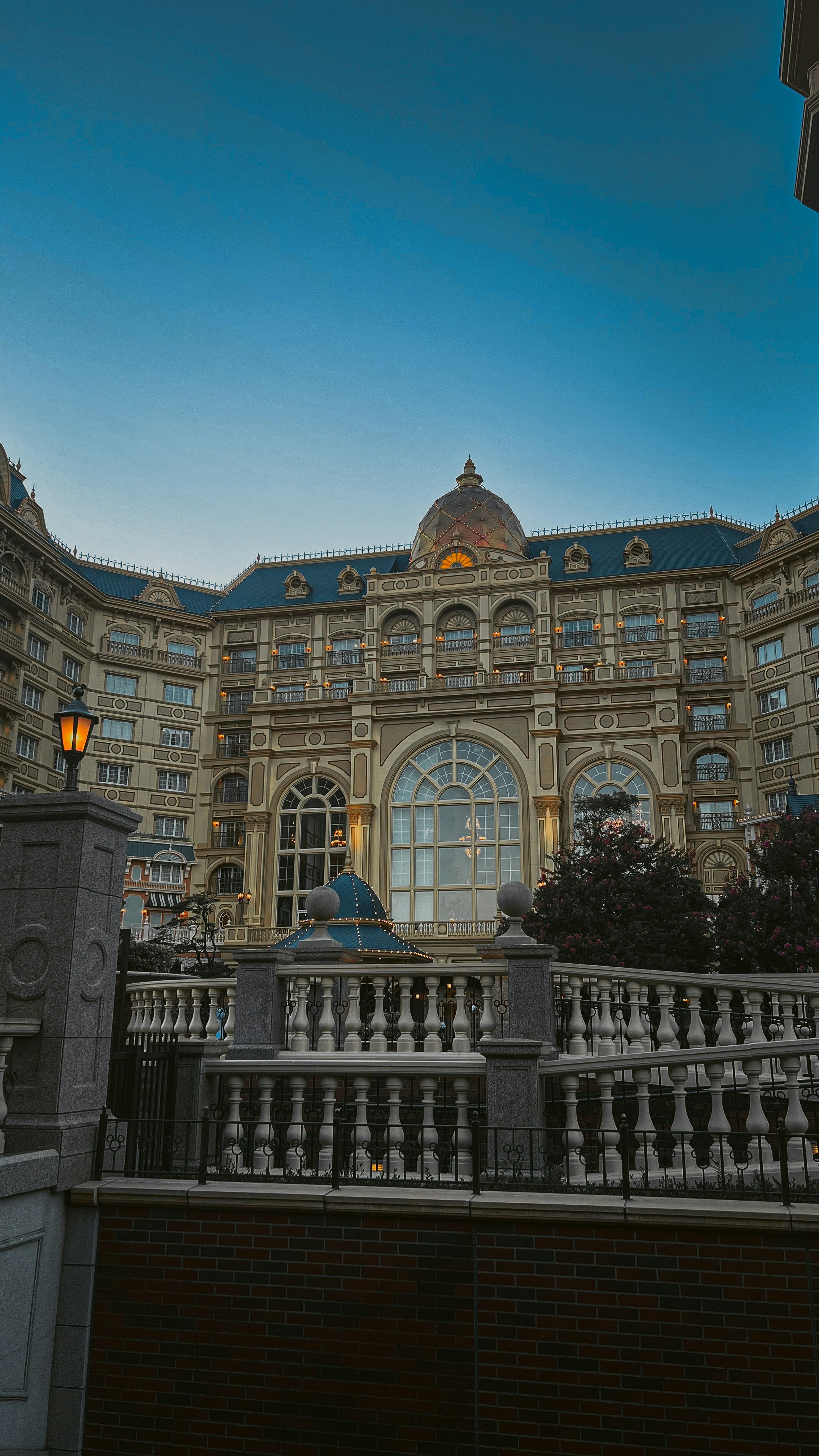 Golden Elegance at Dusk