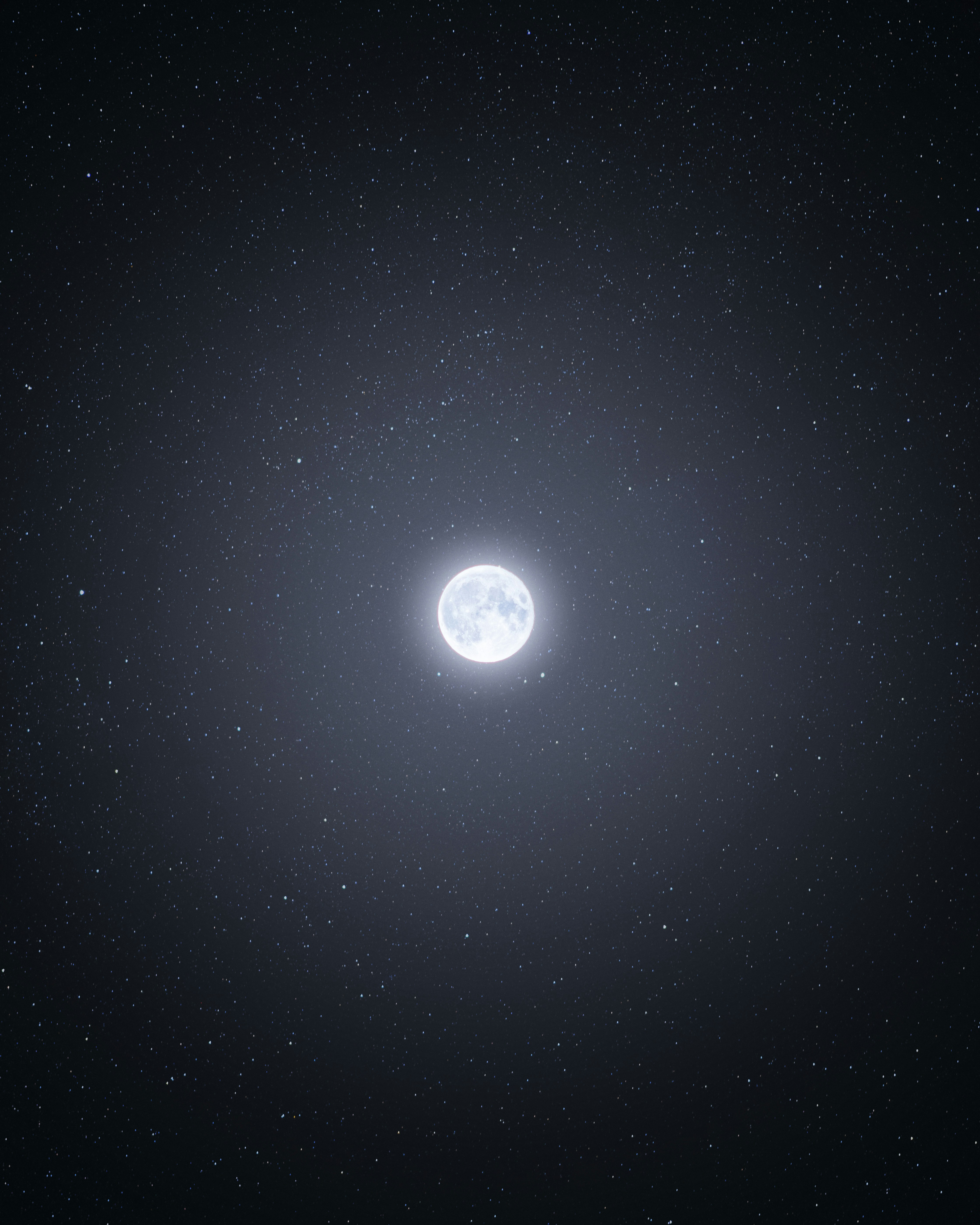 An image of a bright moon in the night sky photo – Free Moon Image on ...