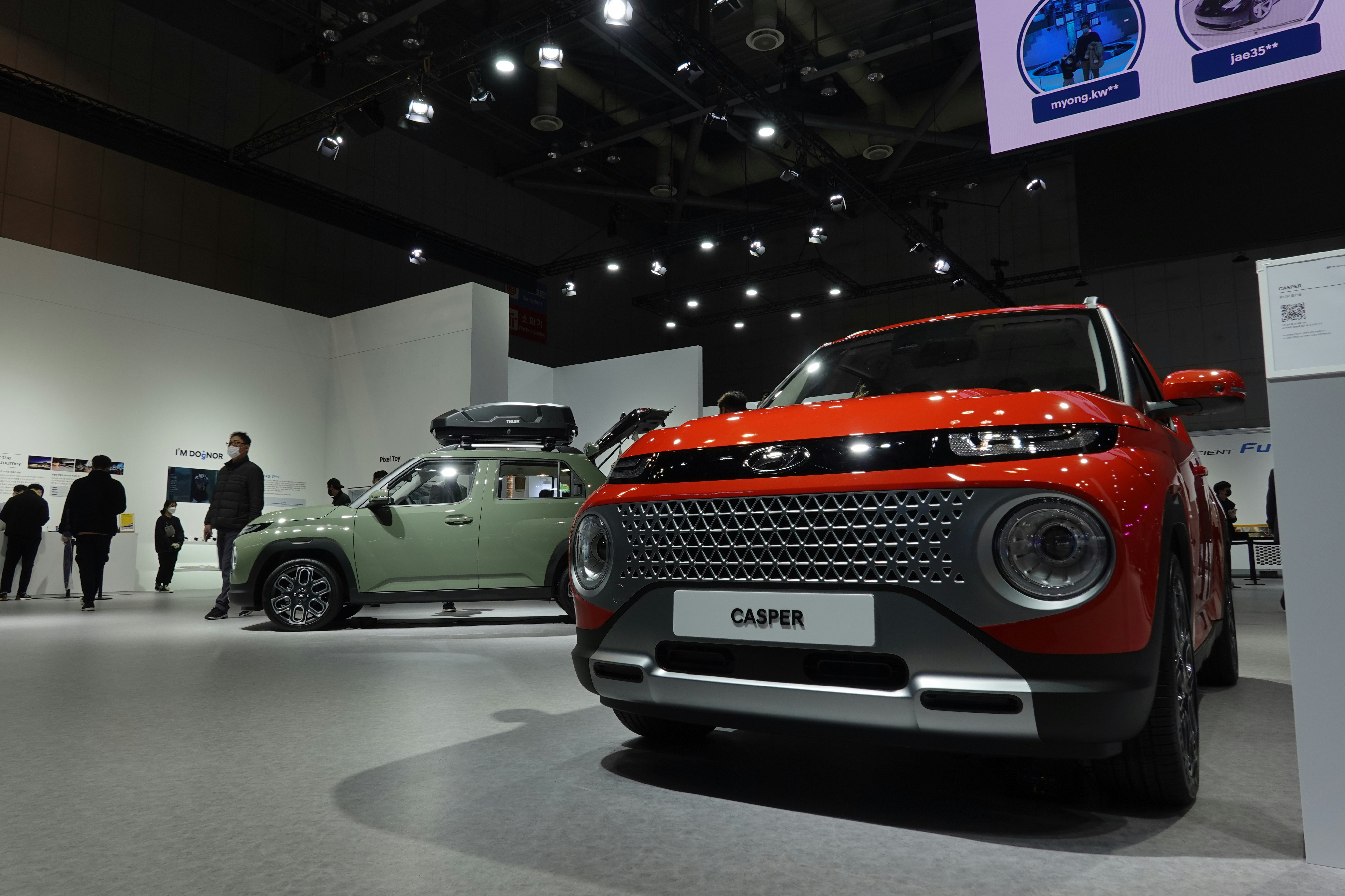 Casper at the Showroom: Bold Red Grille Anchors the Frame