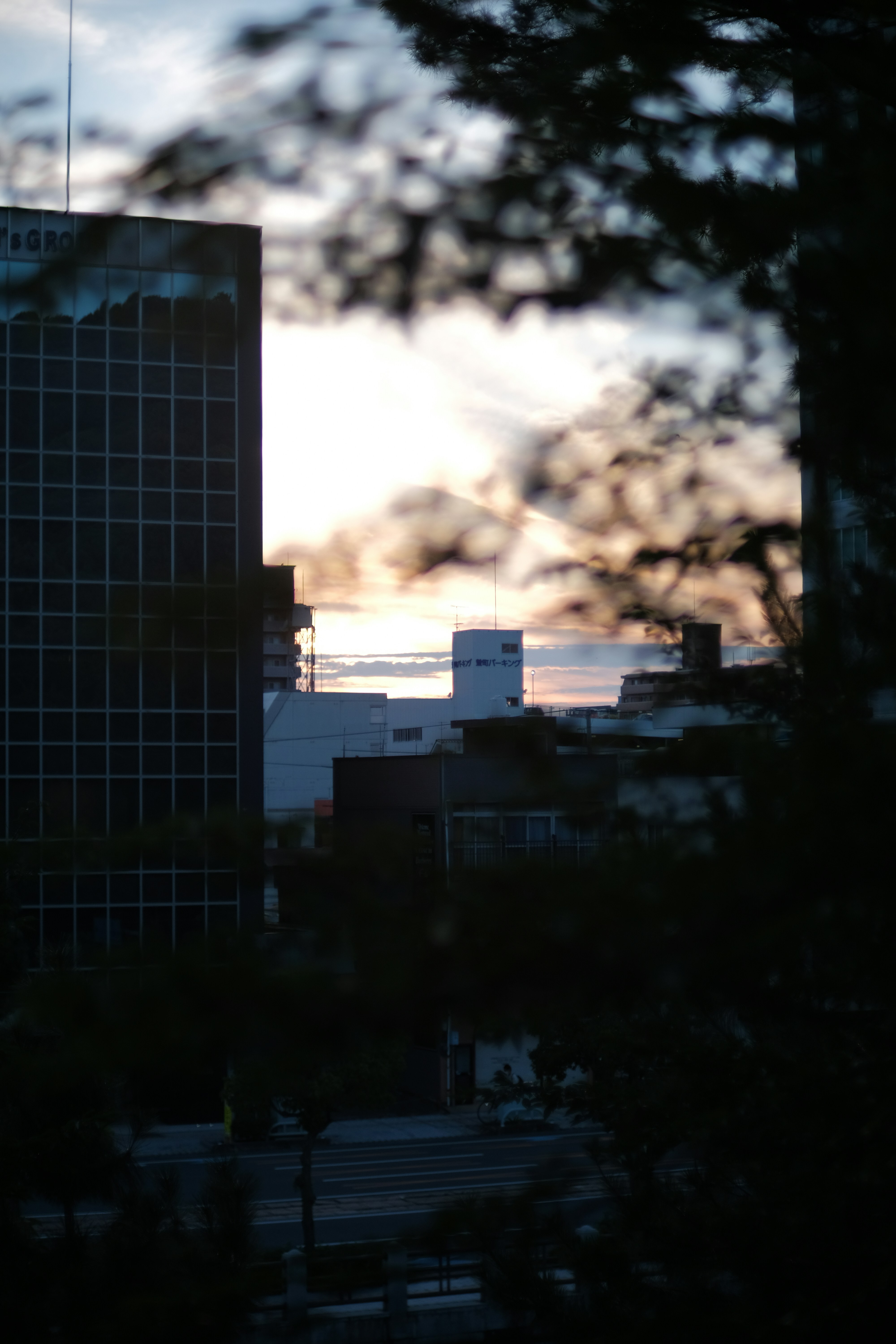 A view of a city from a distance photo – Free City Image on Unsplash