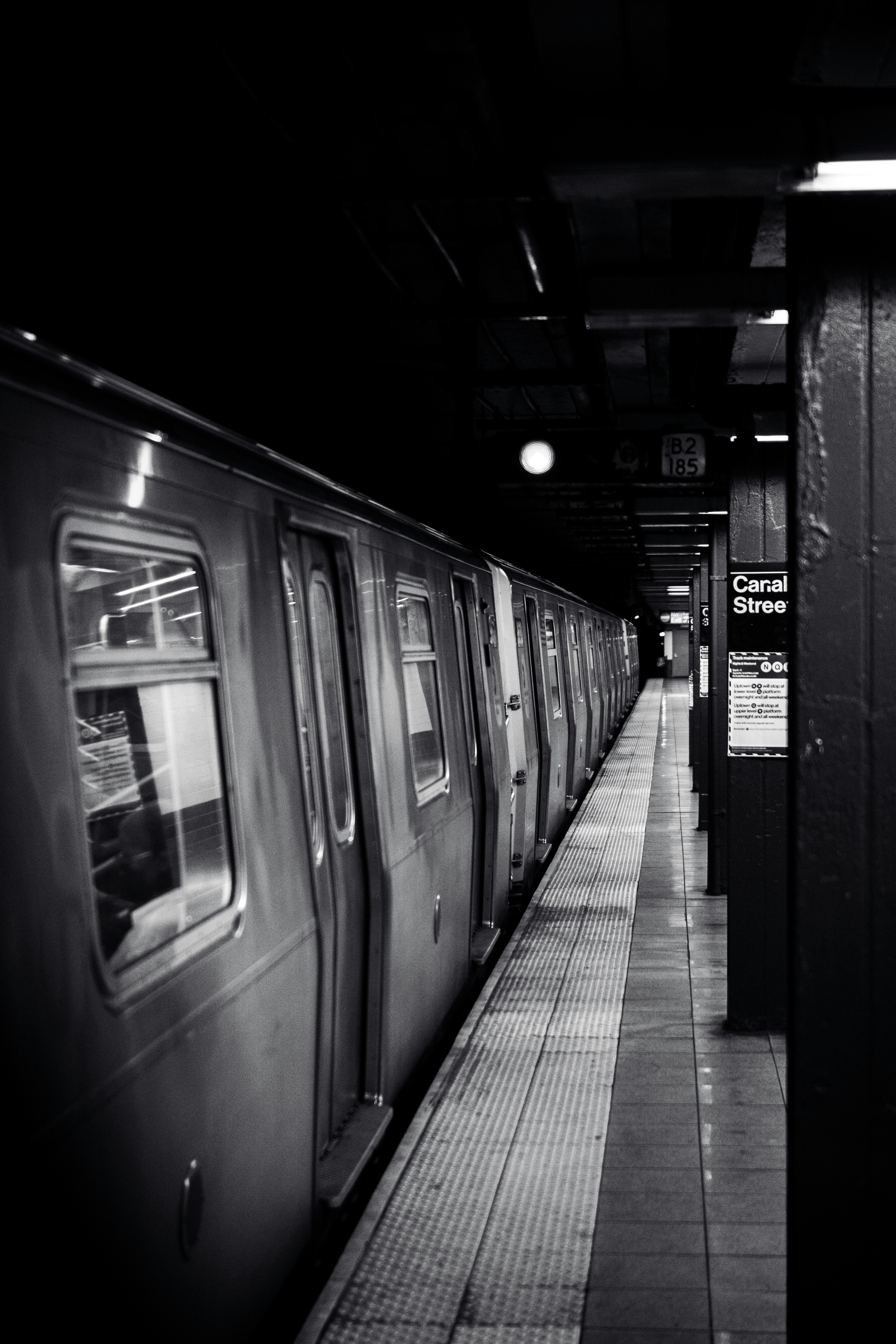 A black and white photo of a subway photo – Free Texture Image on Unsplash