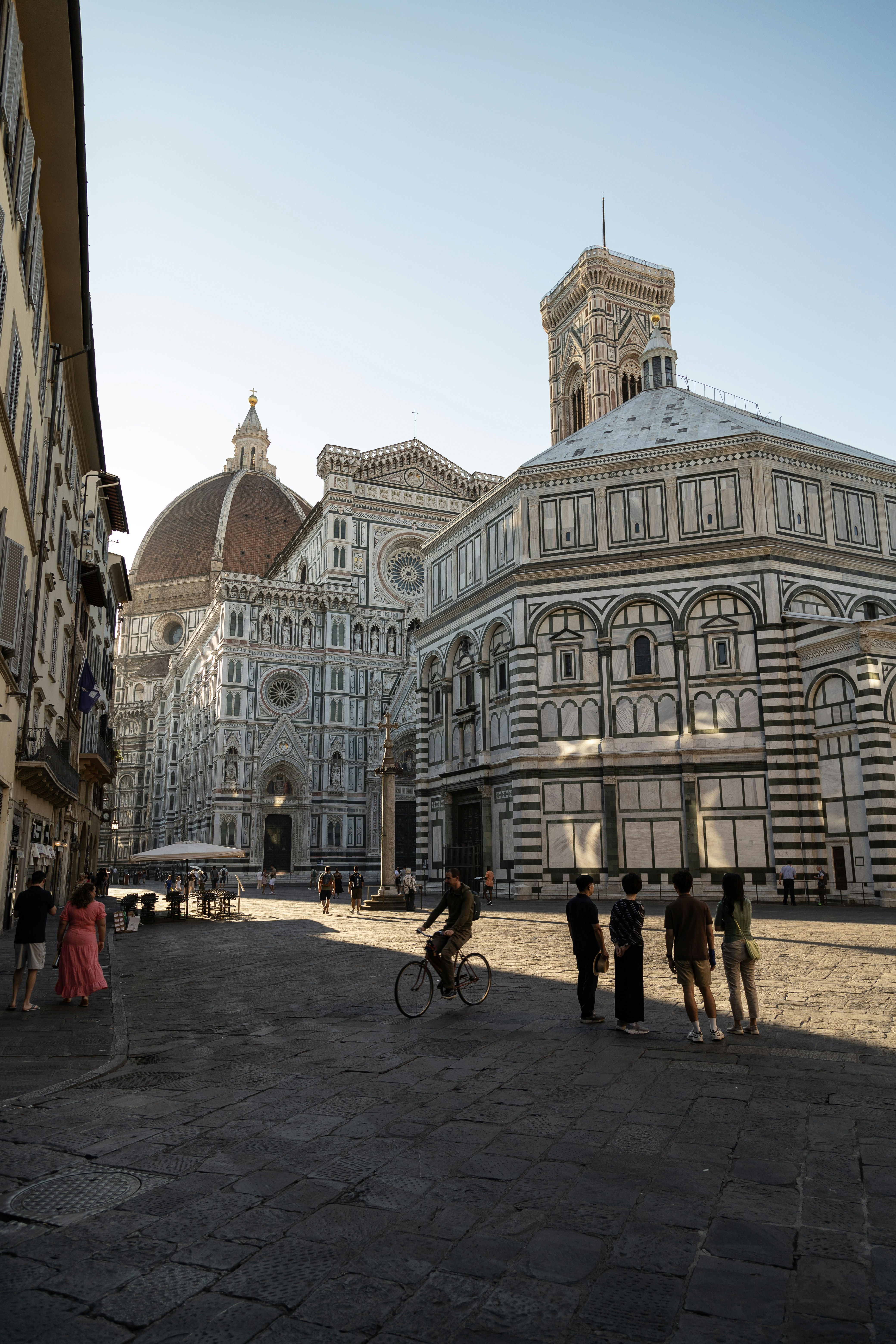 Marble Facades and Piazza Pulse
