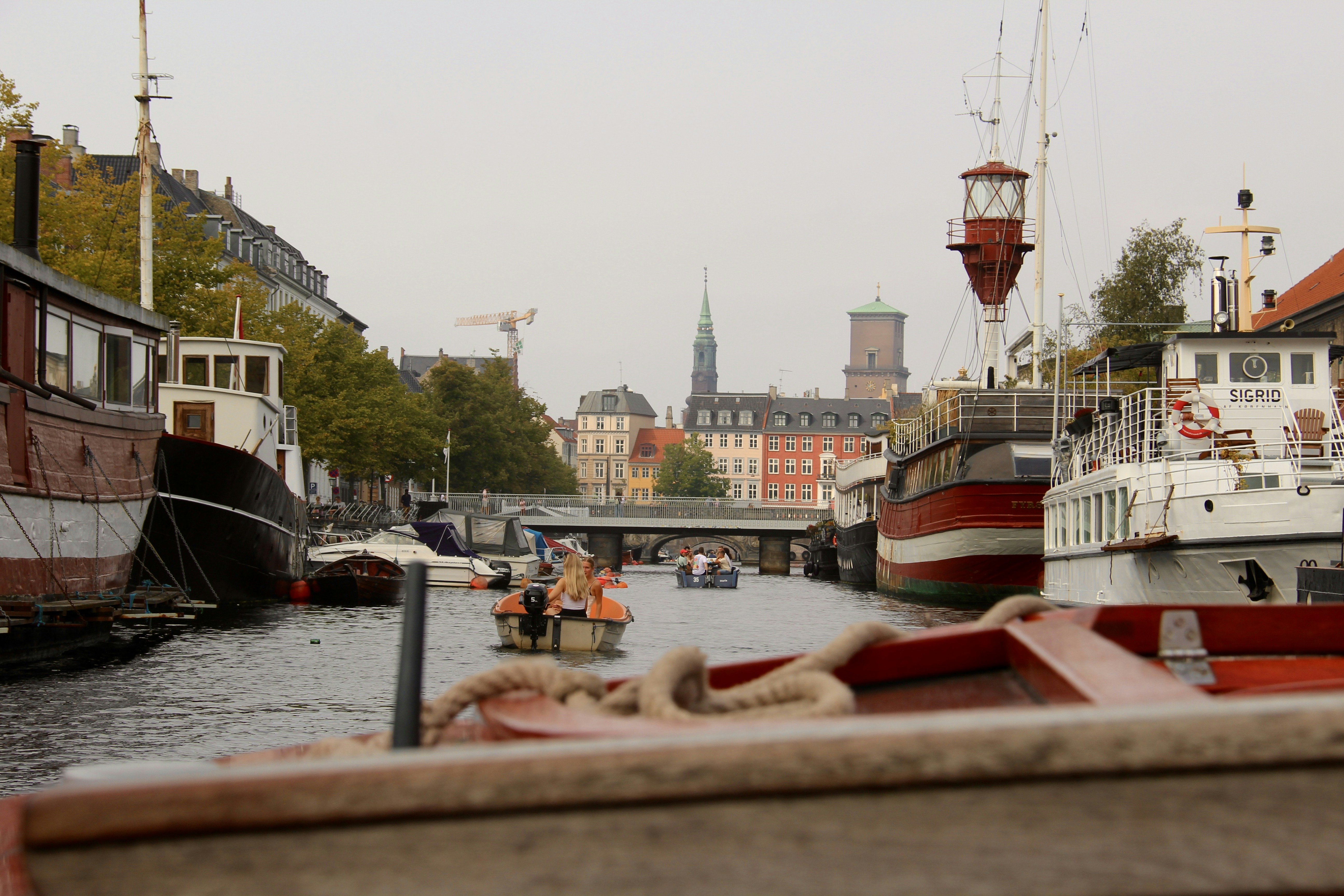 Harbor Reflections: A Glimpse into Urban Serenity