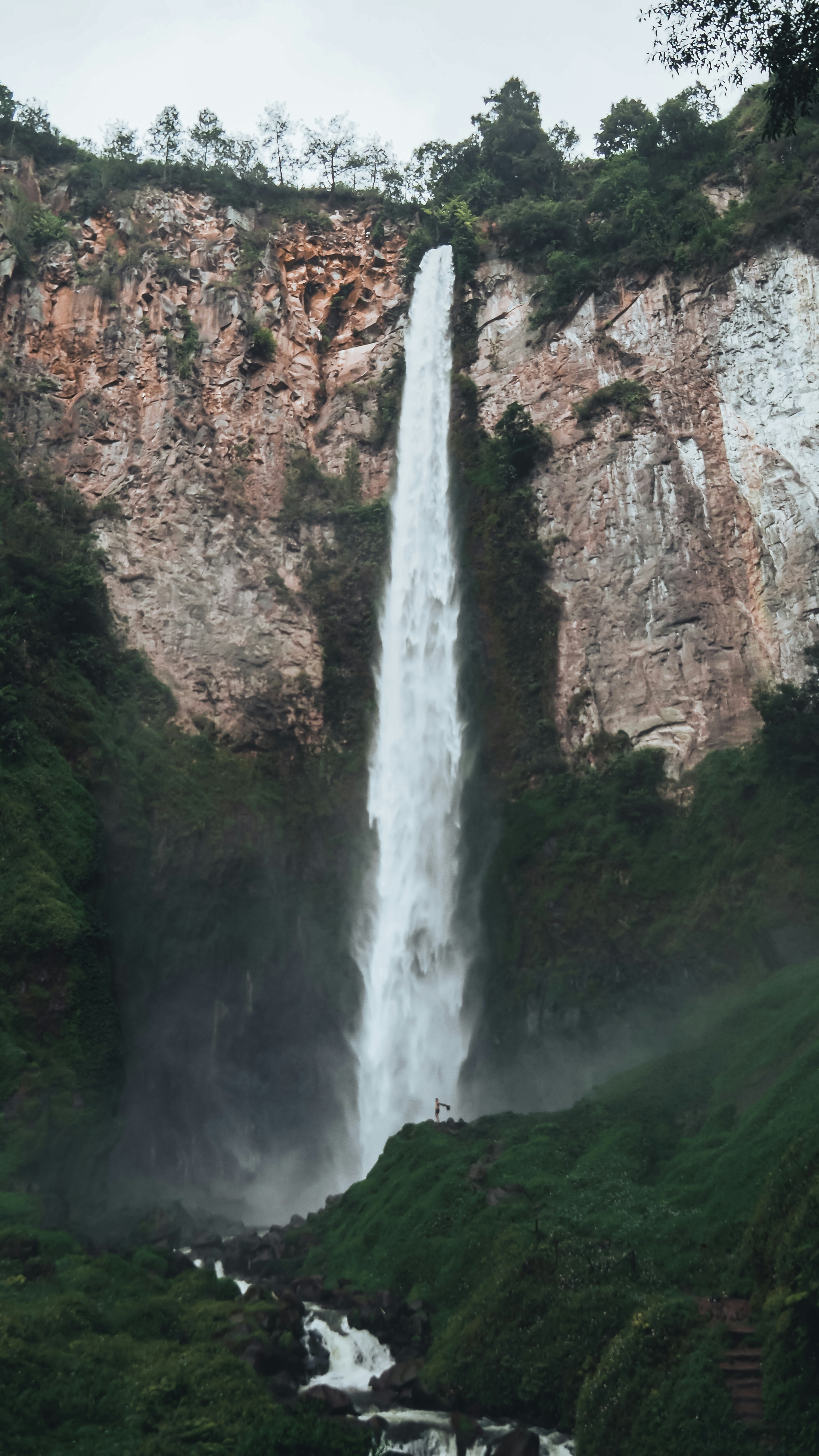 Crimson Cliffs and the Narrow Cascade