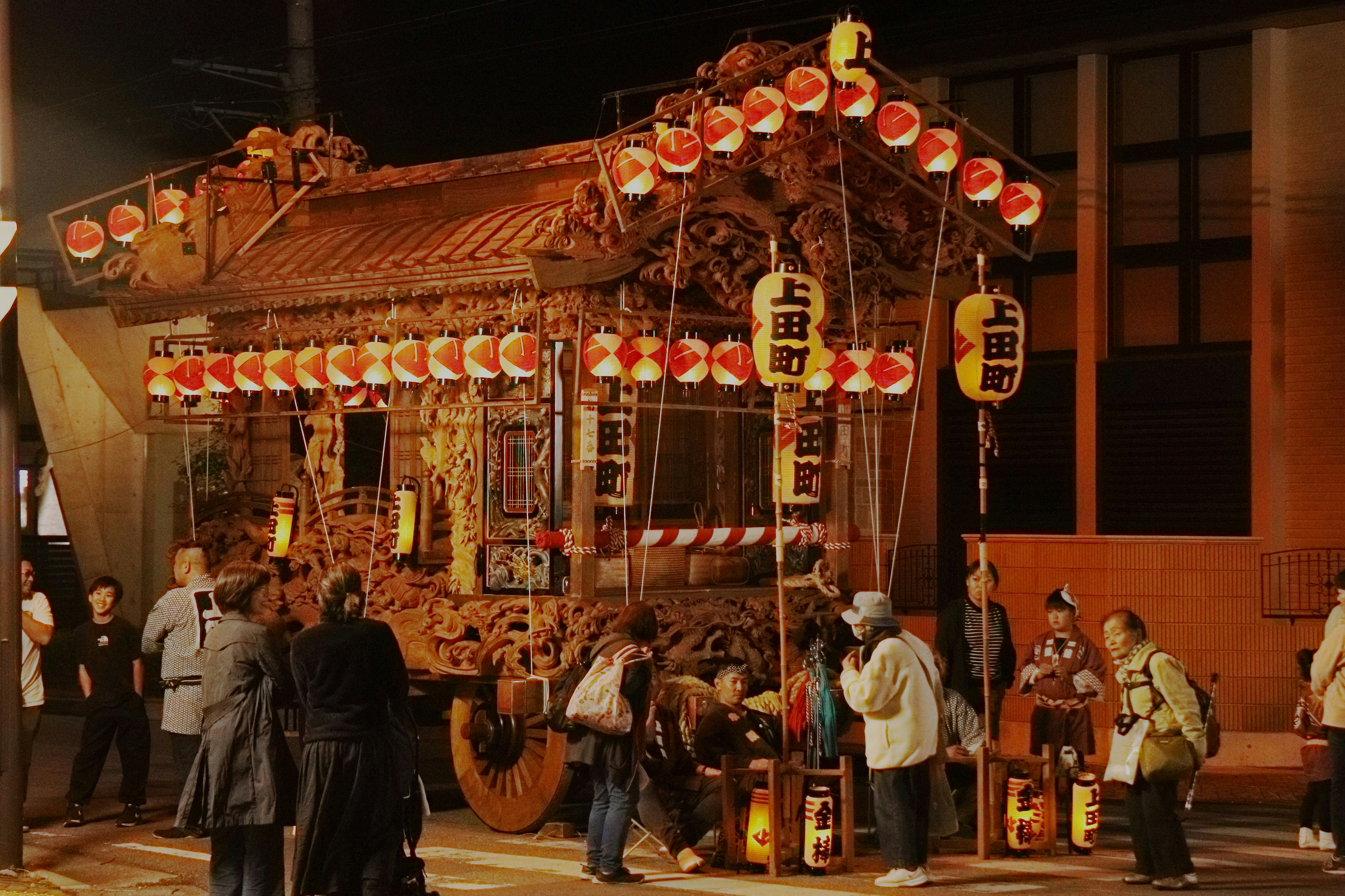 Midnight Mikoshi: Lantern-Soft Glow Over a Festival Street