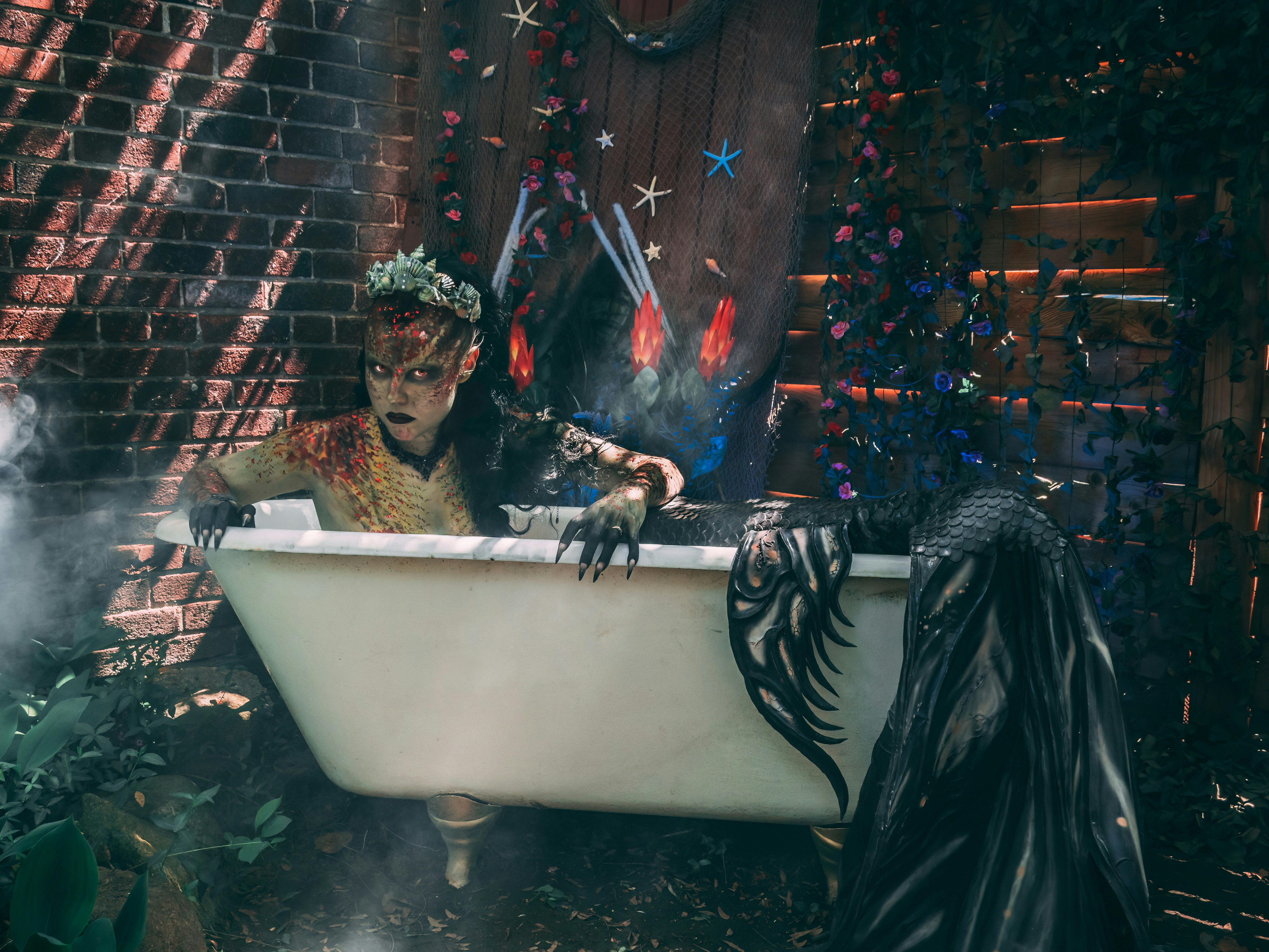 Bathing in Nightly Conjuring: A Harlequin in the Bathtub