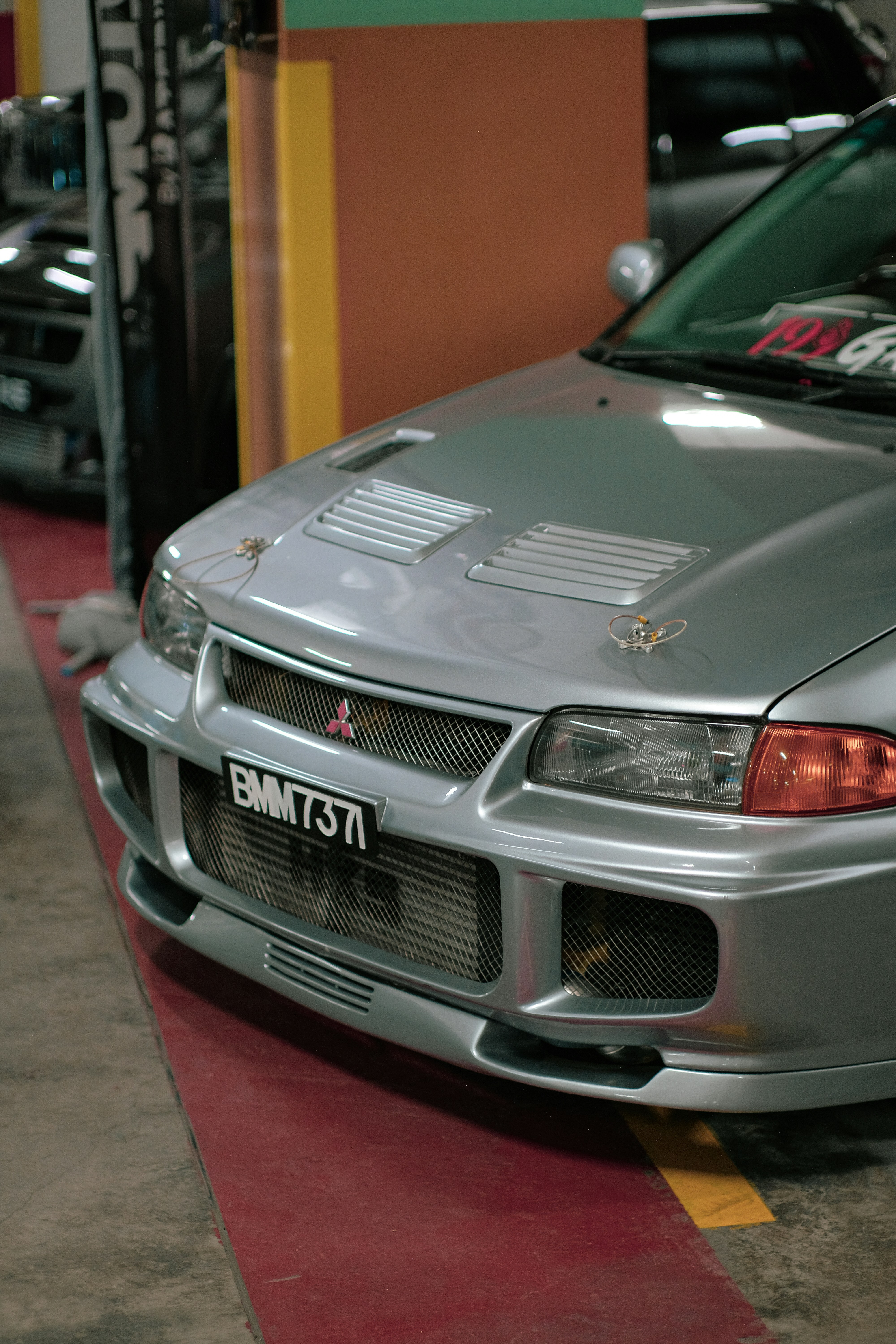 Garage Spotlight: Silver Mitsubishi Lancer Evolution Front-End