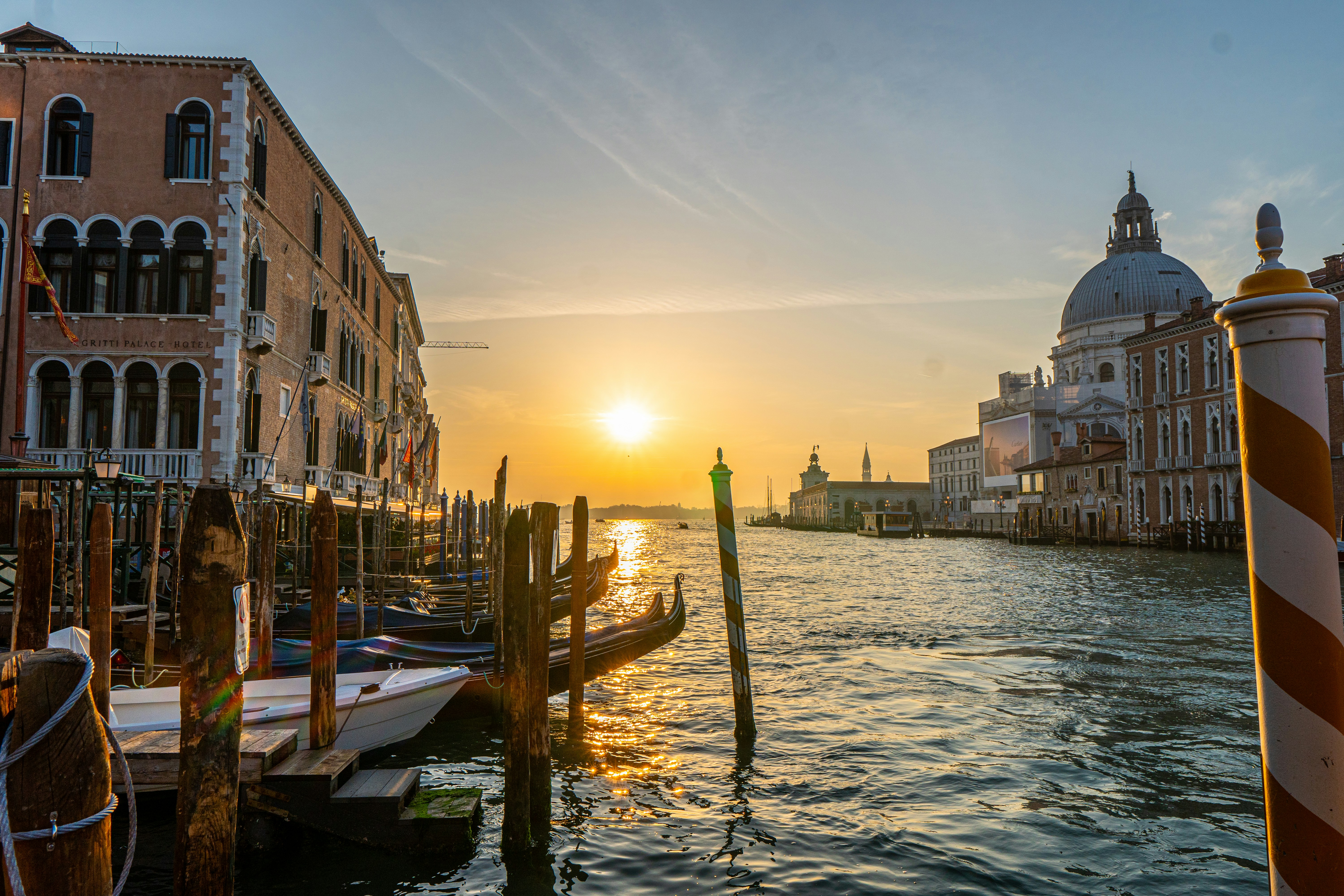 The sun is setting over the water in venice photo – Free Wallpaper 4k ...