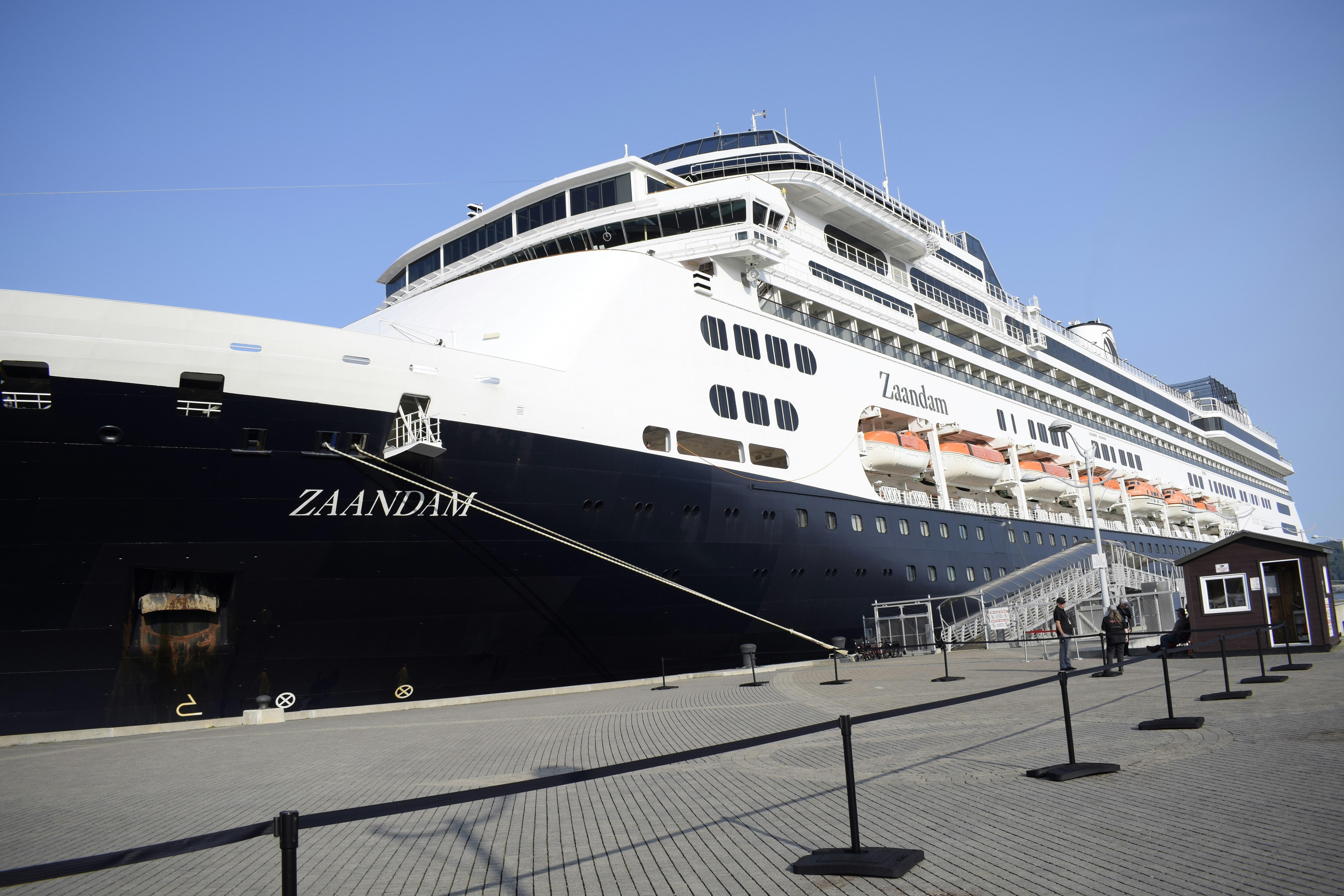 A large cruise ship docked at a dock photo – Free Vehicle Image on Unsplash