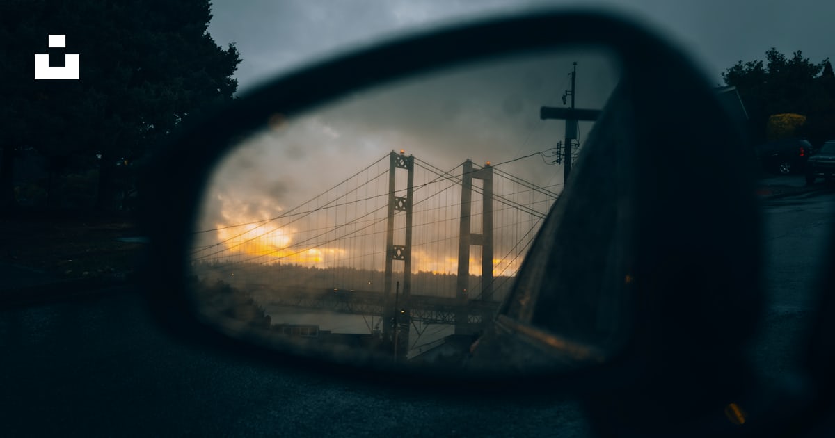 Foto Una Vista De Un Puente En Un Espejo Retrovisor Imagen Tacoma