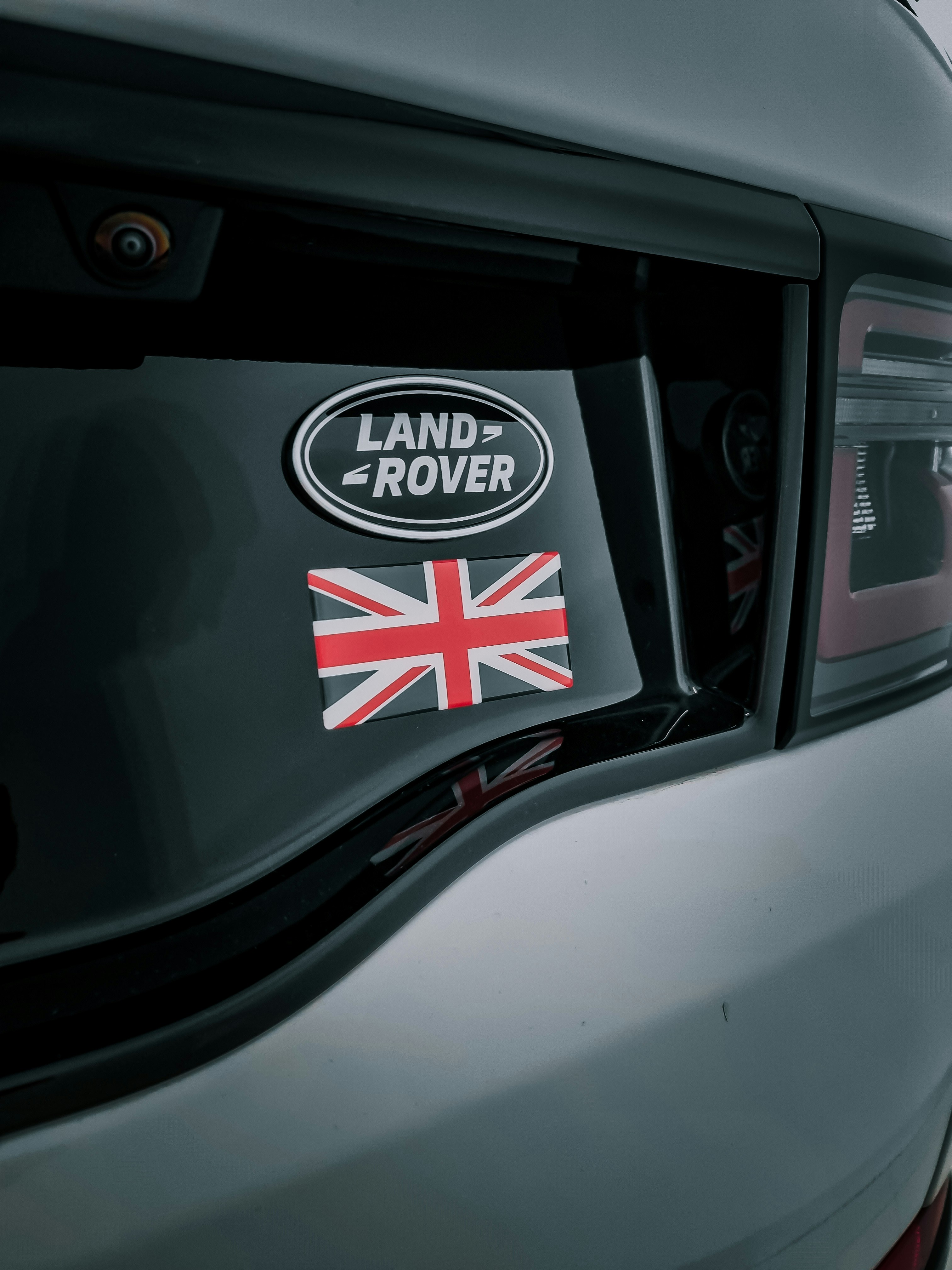 Emblems in Focus: Union Jack on a Land Rover Tailgate
