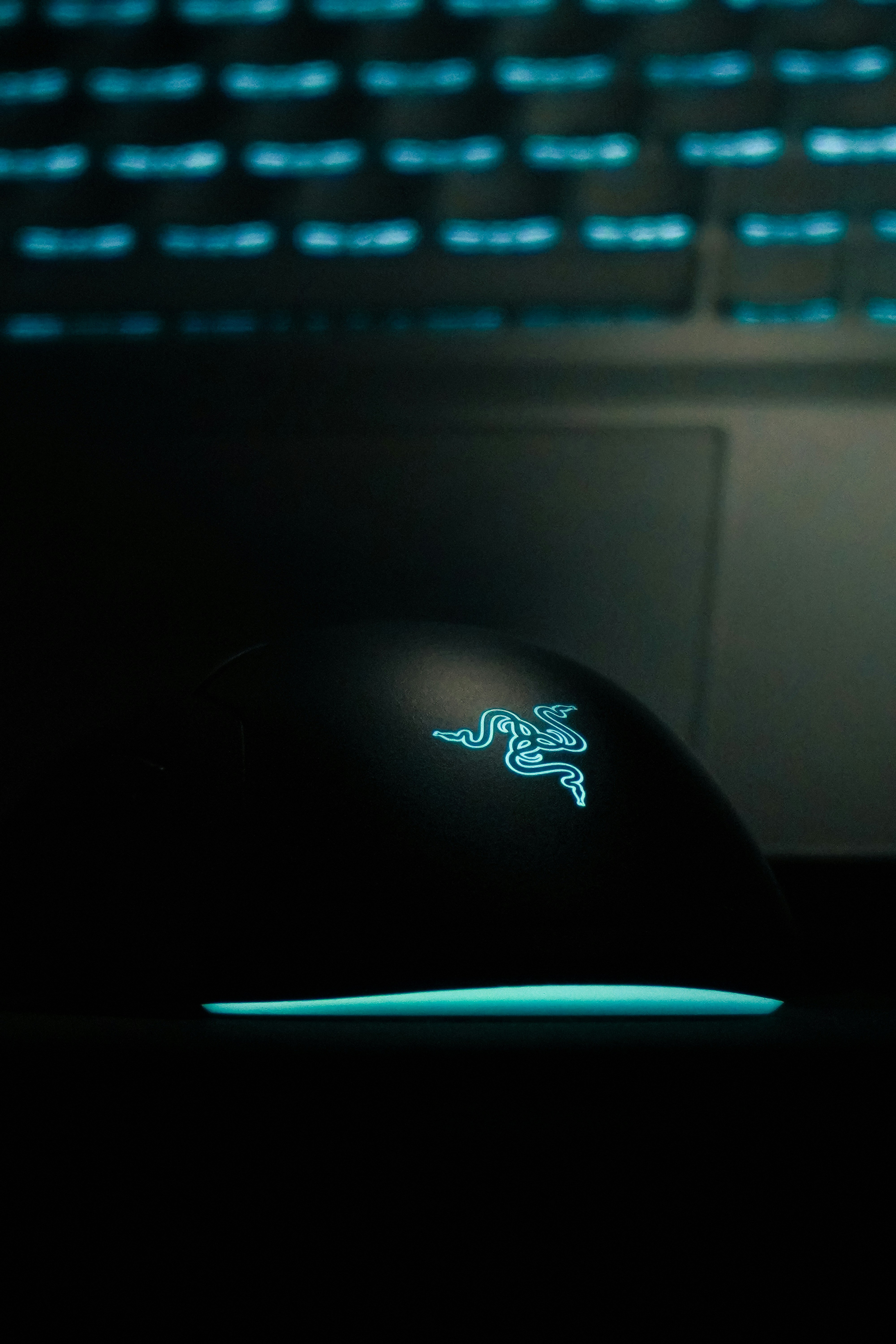 A close up of a computer mouse on a desk photo – Free Product ...
