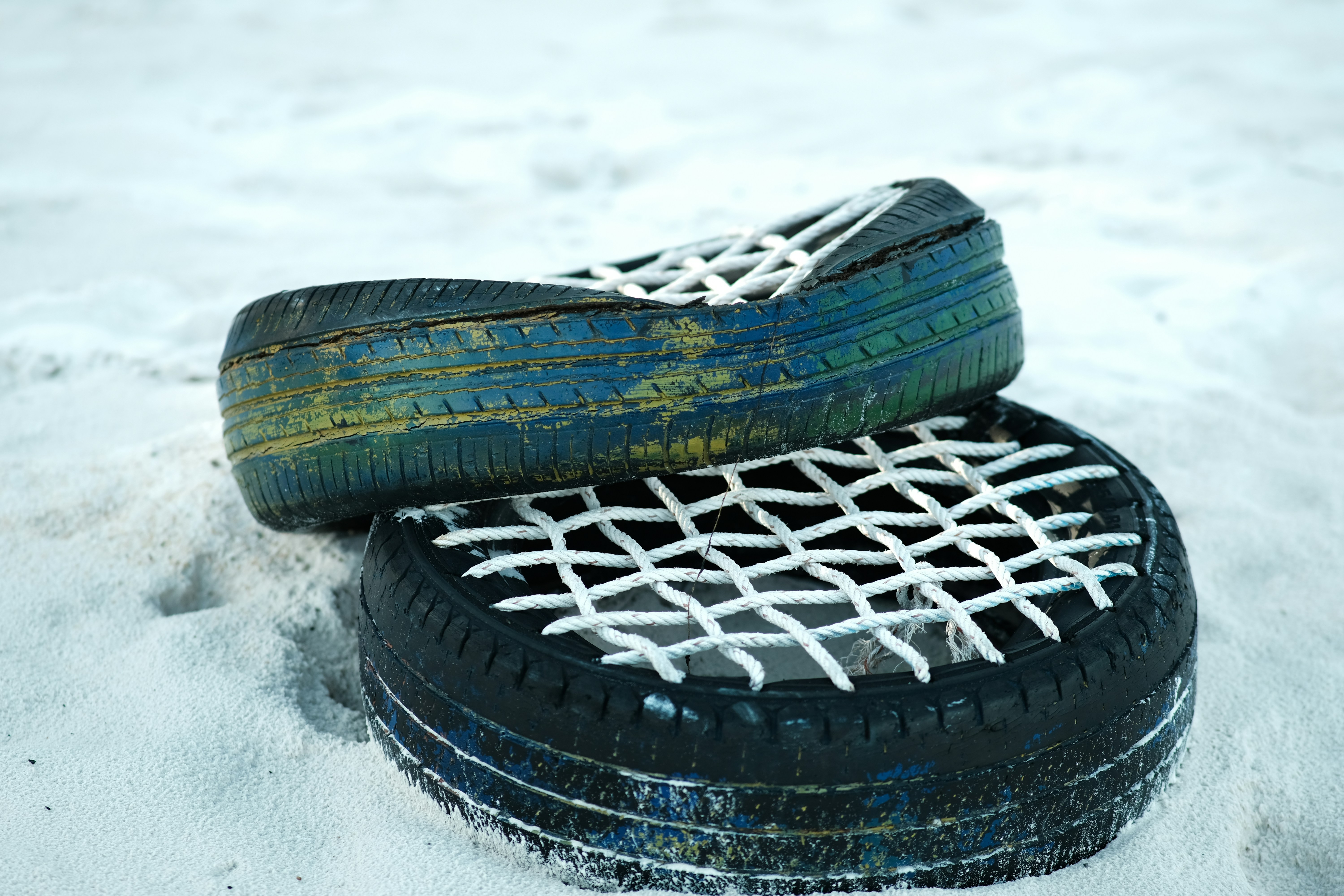 Snowbound Tire Tessellations: Rubber Lattice on Snow