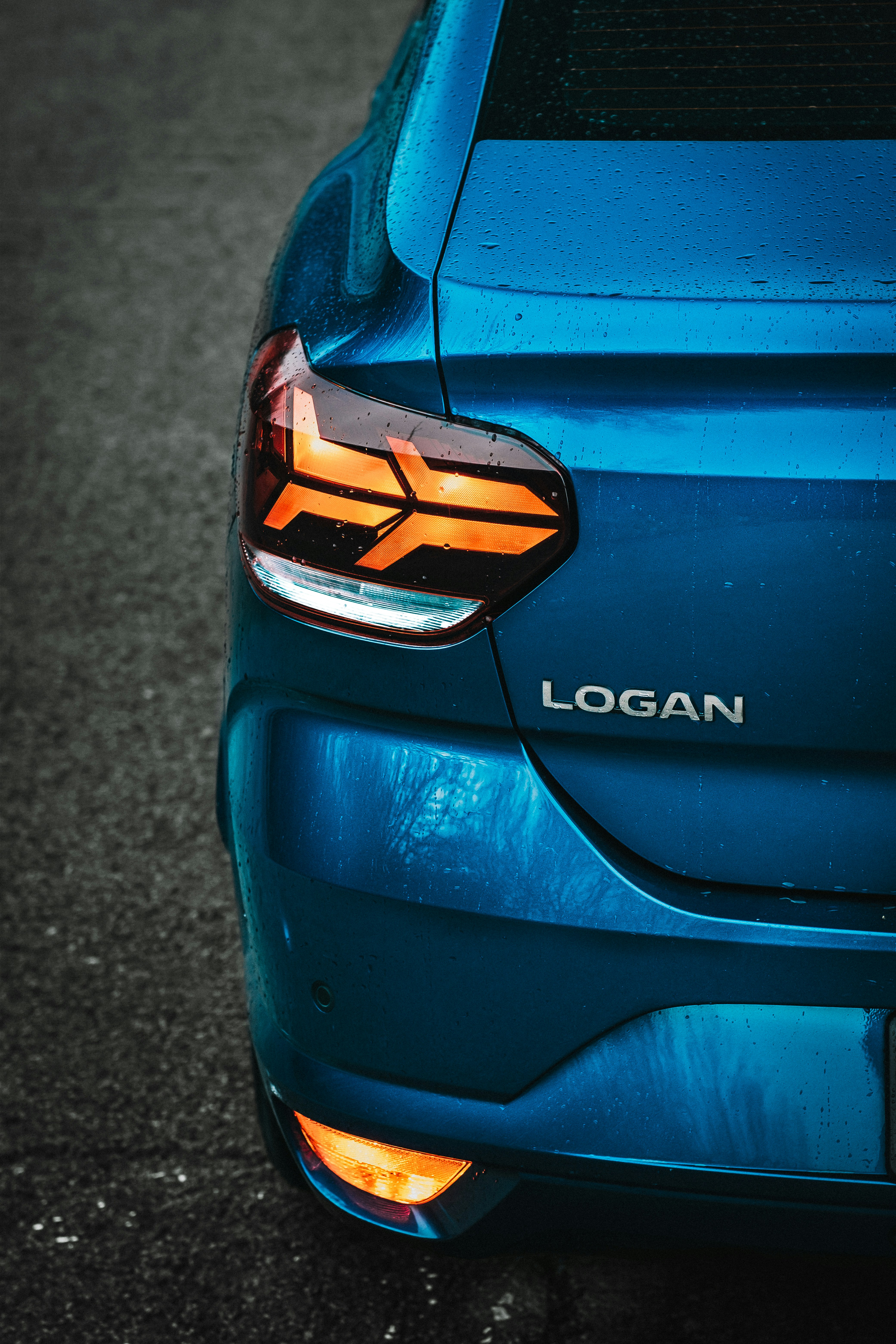 Blue Logan Tail Lights: A Technical Close-Up