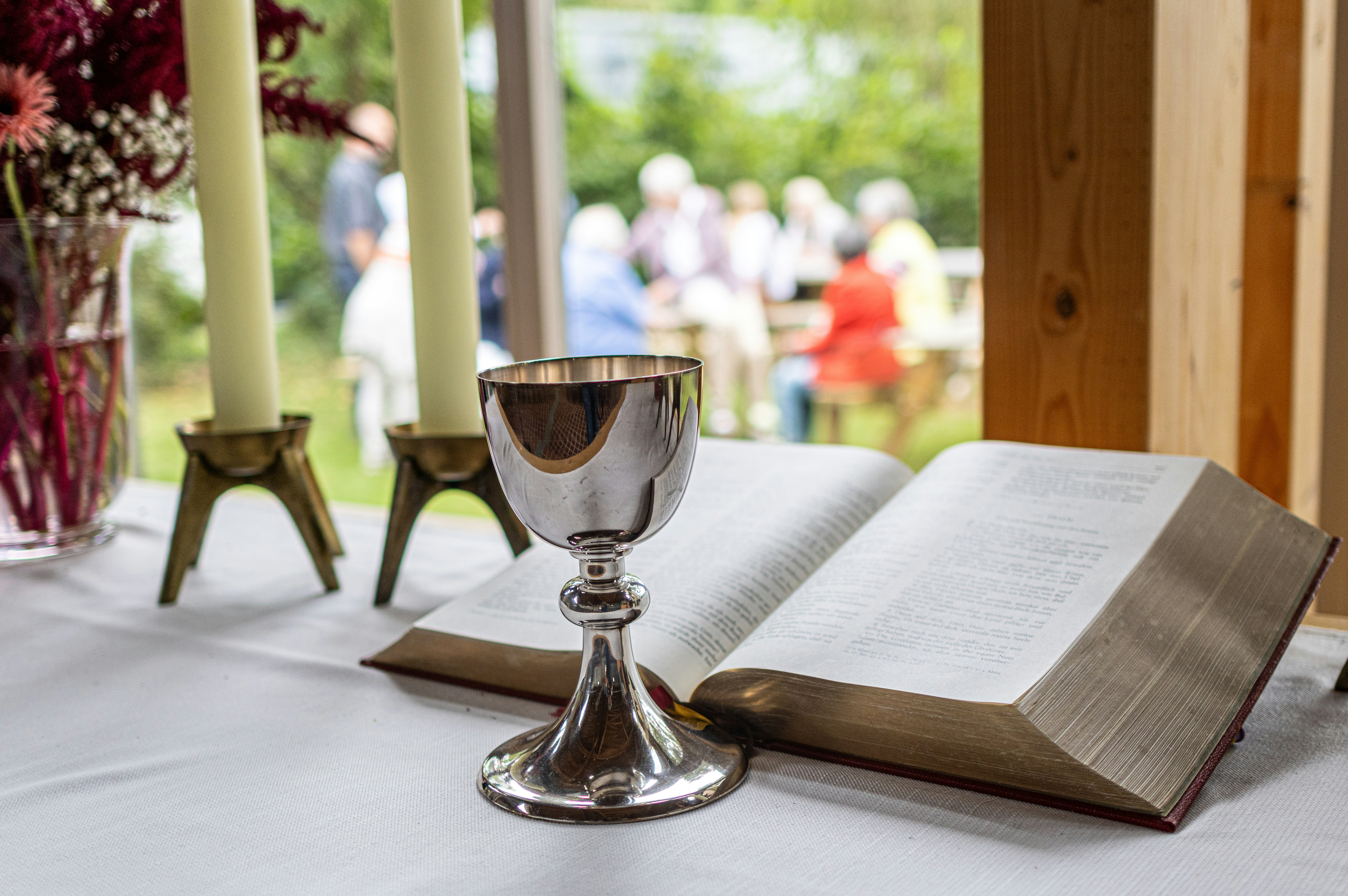 Communion Table Pictures | Download Free Images on Unsplash