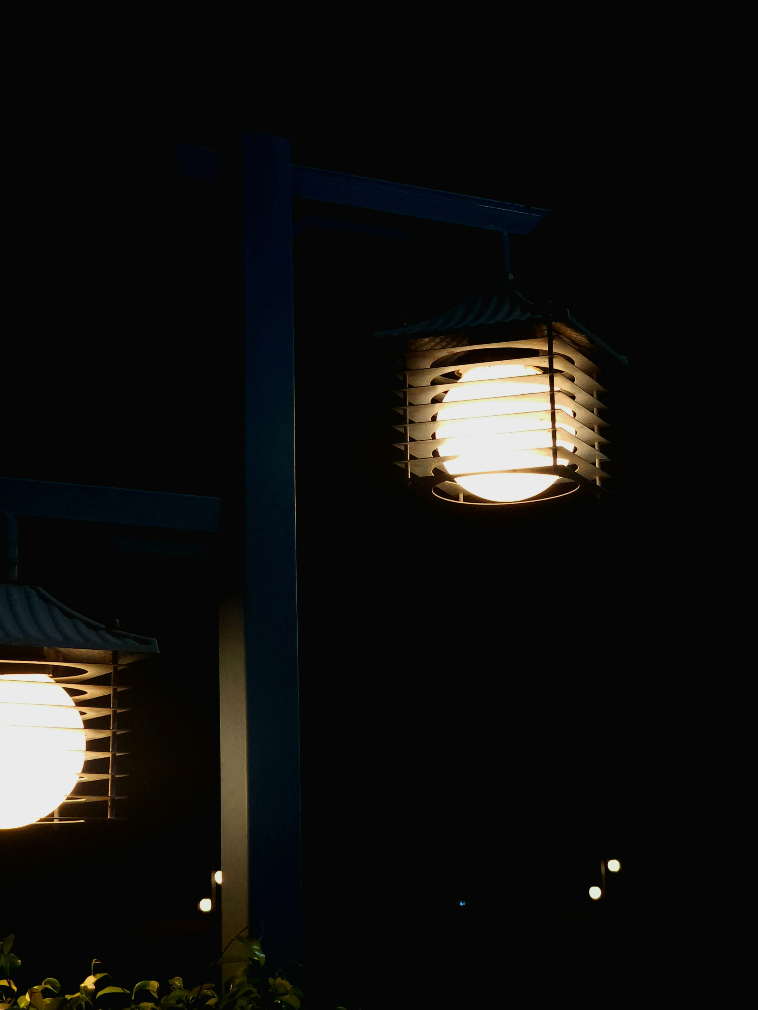 Lantern Orbits: A Quiet Night Frame of Warm Orbs