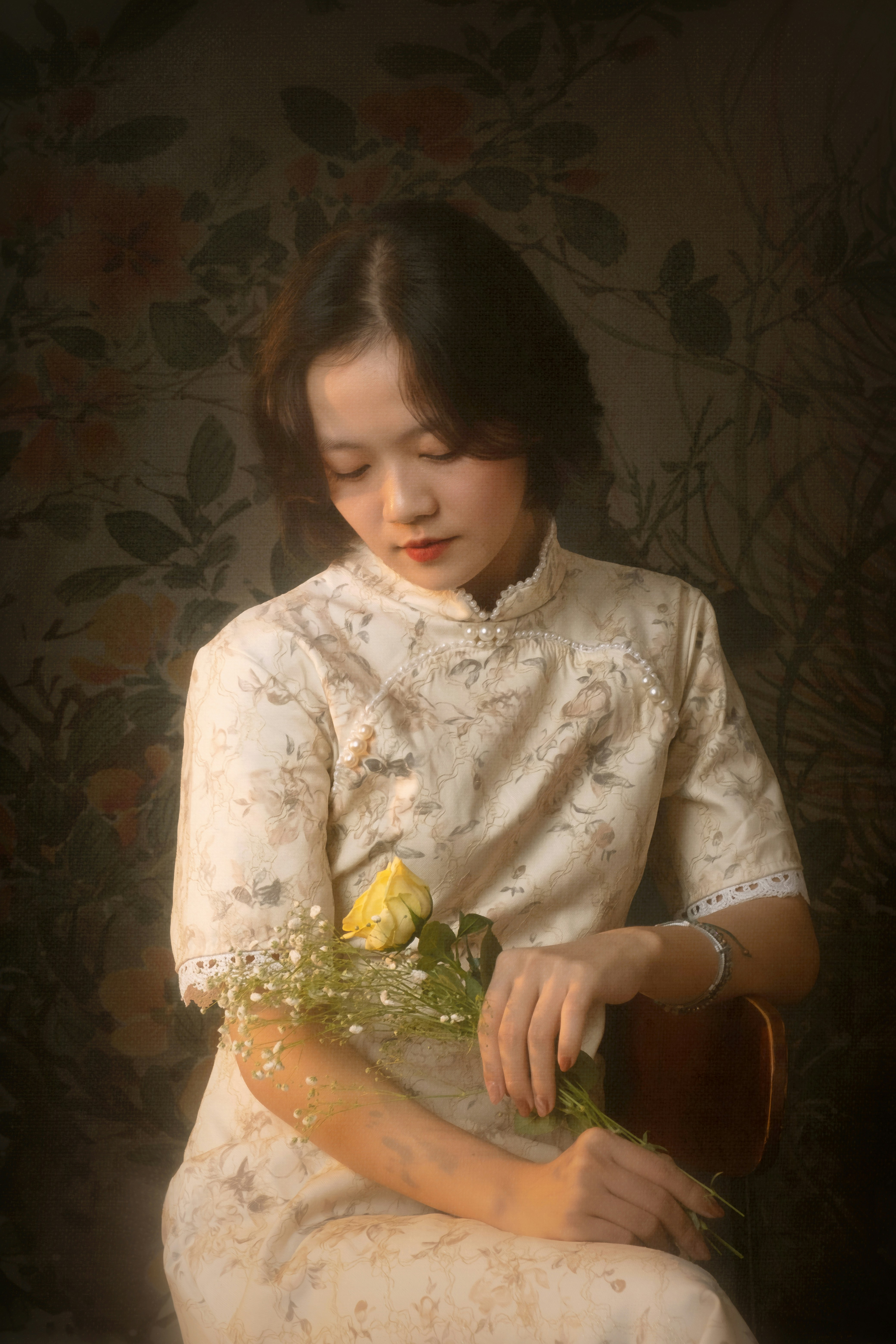 Silken Quiet: Portrait of a Qipao Beneath Soft Bloom Light