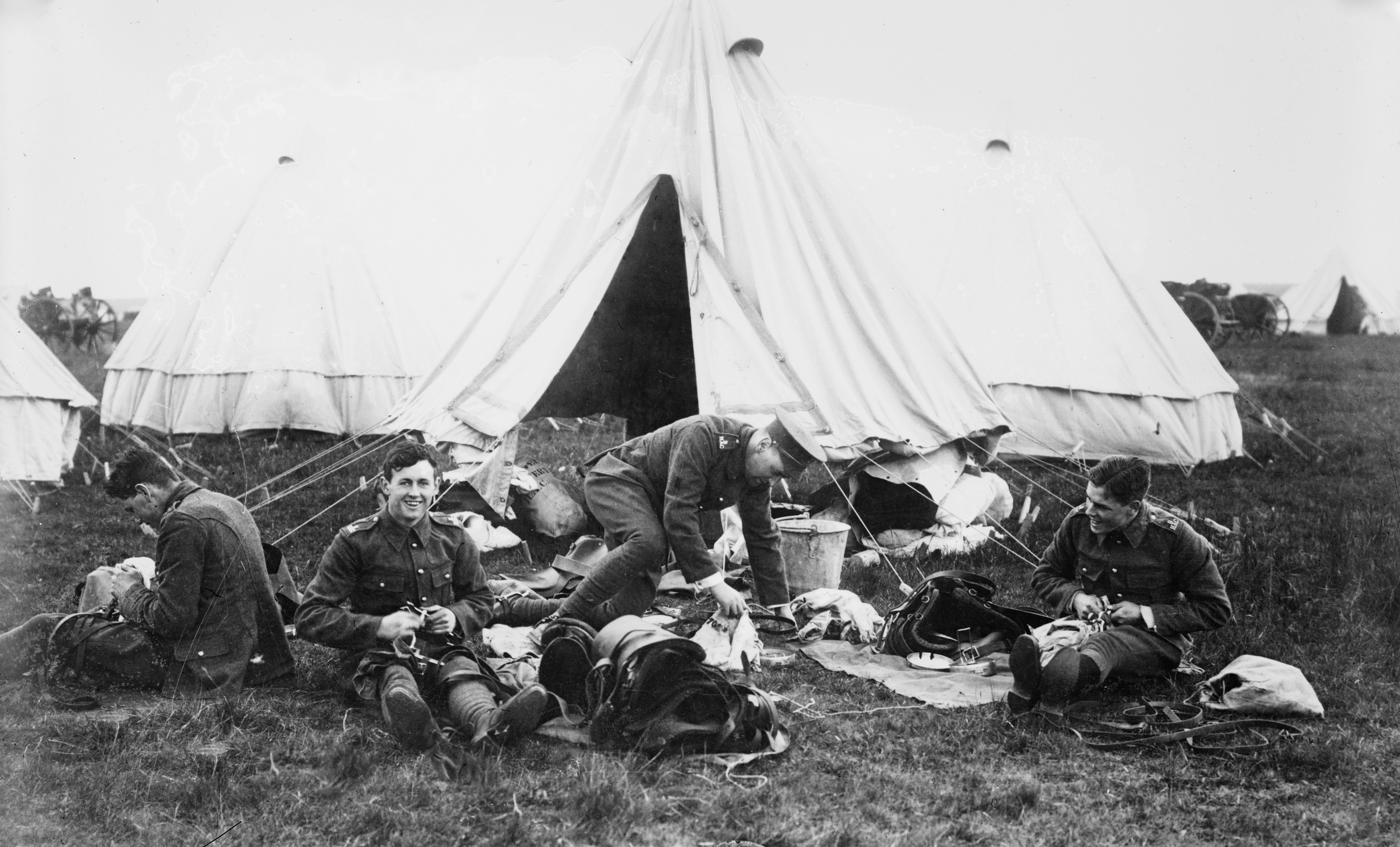 Soldiers at Aldershot army camp, England, during World War I photo ...