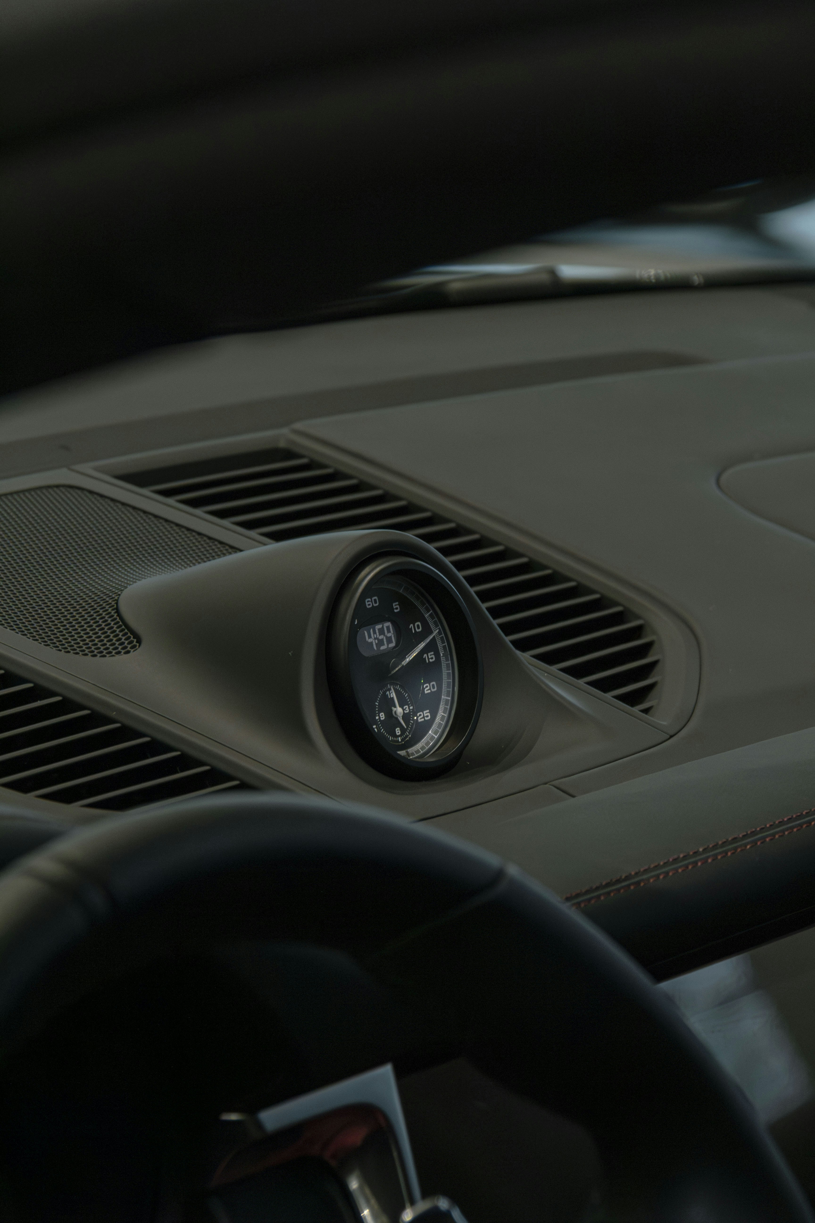 Foto zum Thema Das Armaturenbrett eines Autos mit Tacho – Kostenloses ...