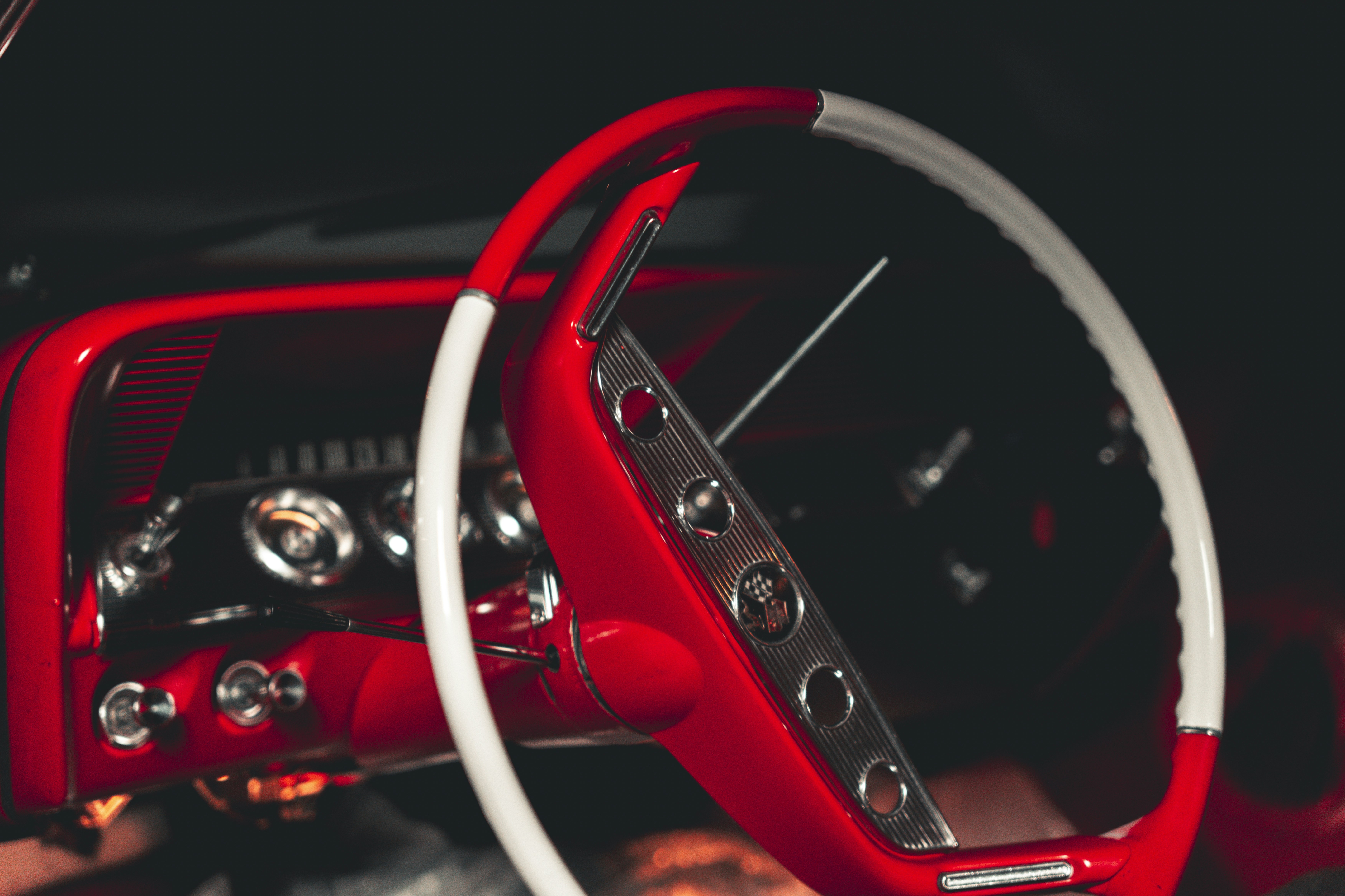 A close up of a red and white steering wheel photo – Free Türkiye Image ...
