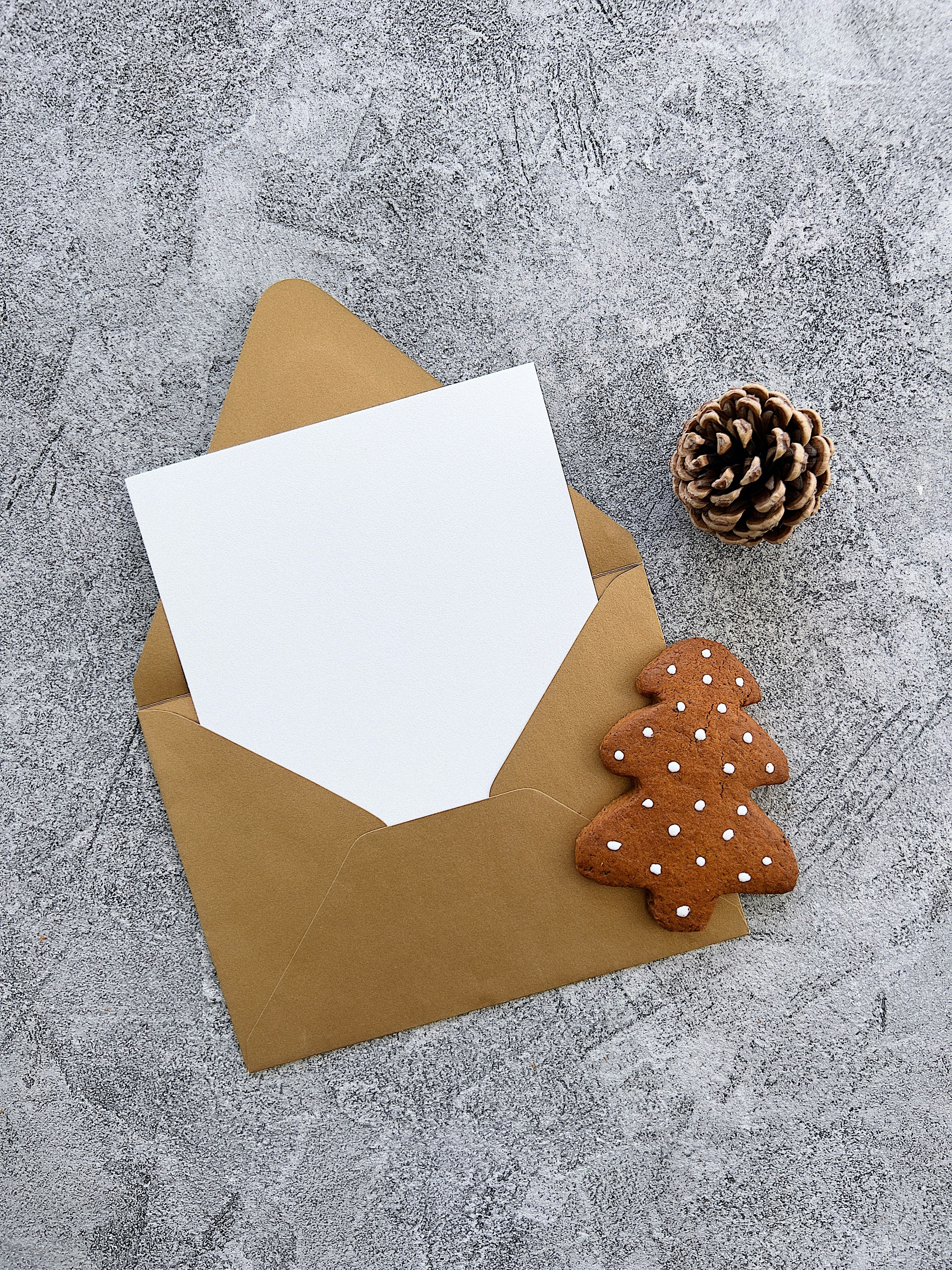 A piece of paper sitting on top of an envelope photo – Free Usa Image ...