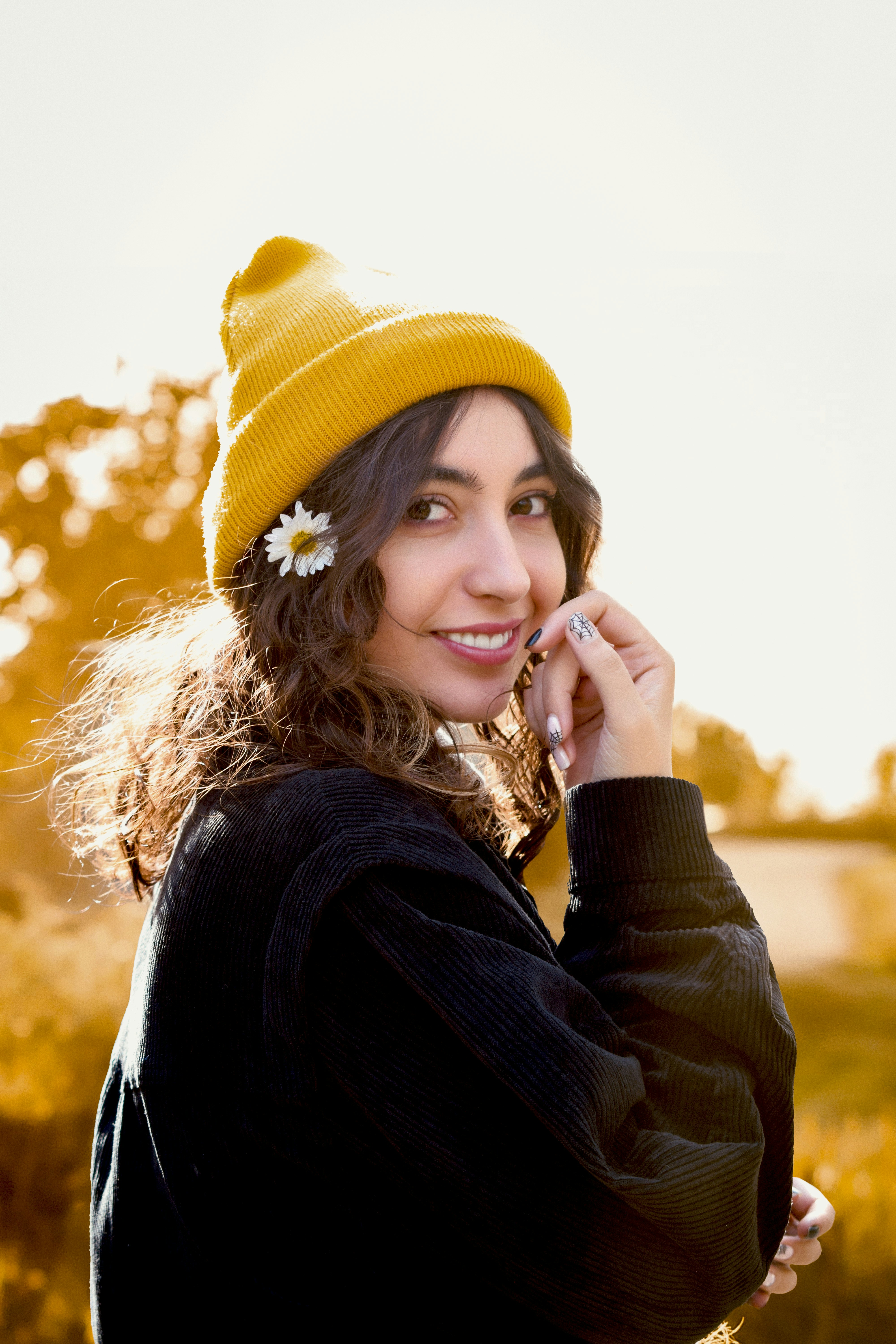 Yellow Girl Pictures | Download Free Images on Unsplash