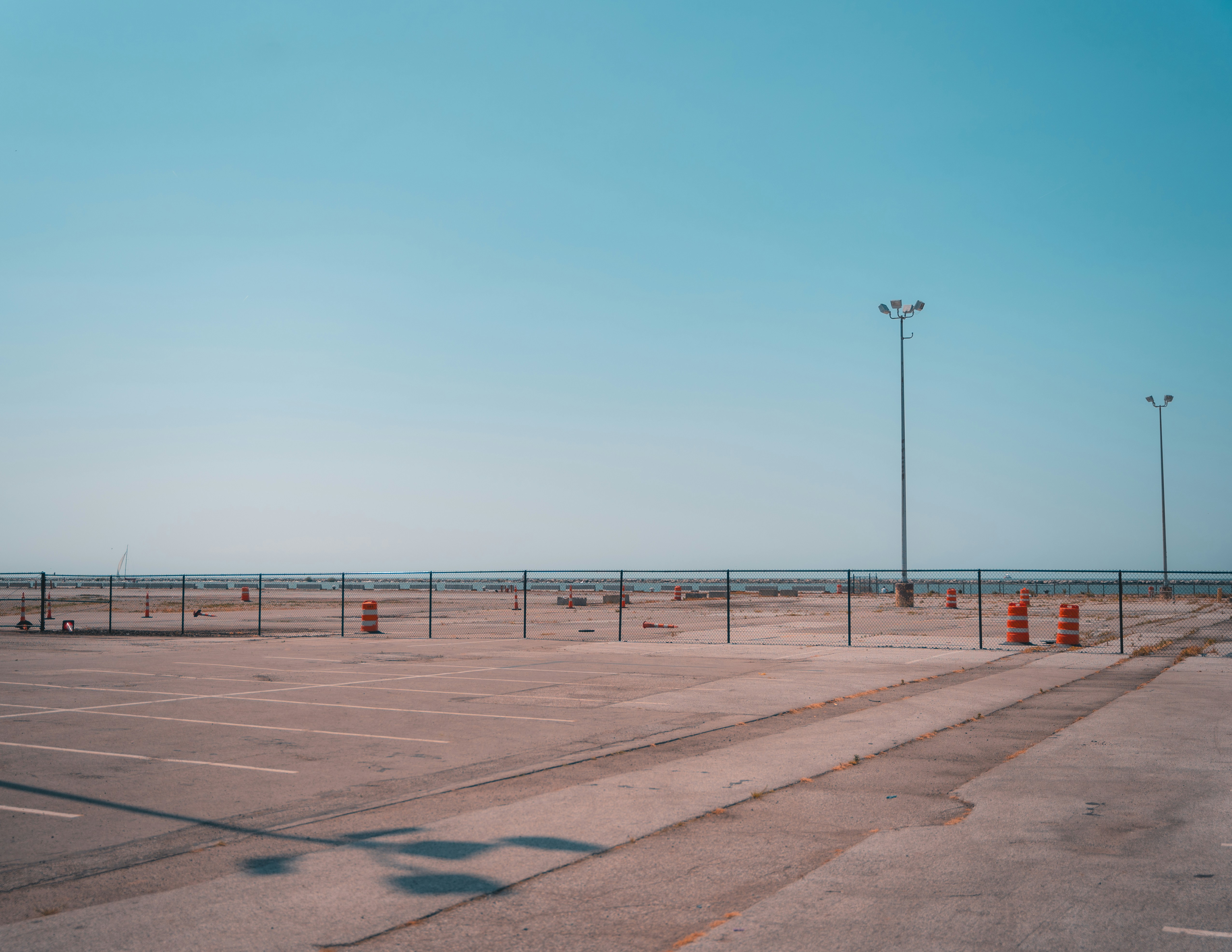 Empty Parking Lot Pictures | Download Free Images on Unsplash