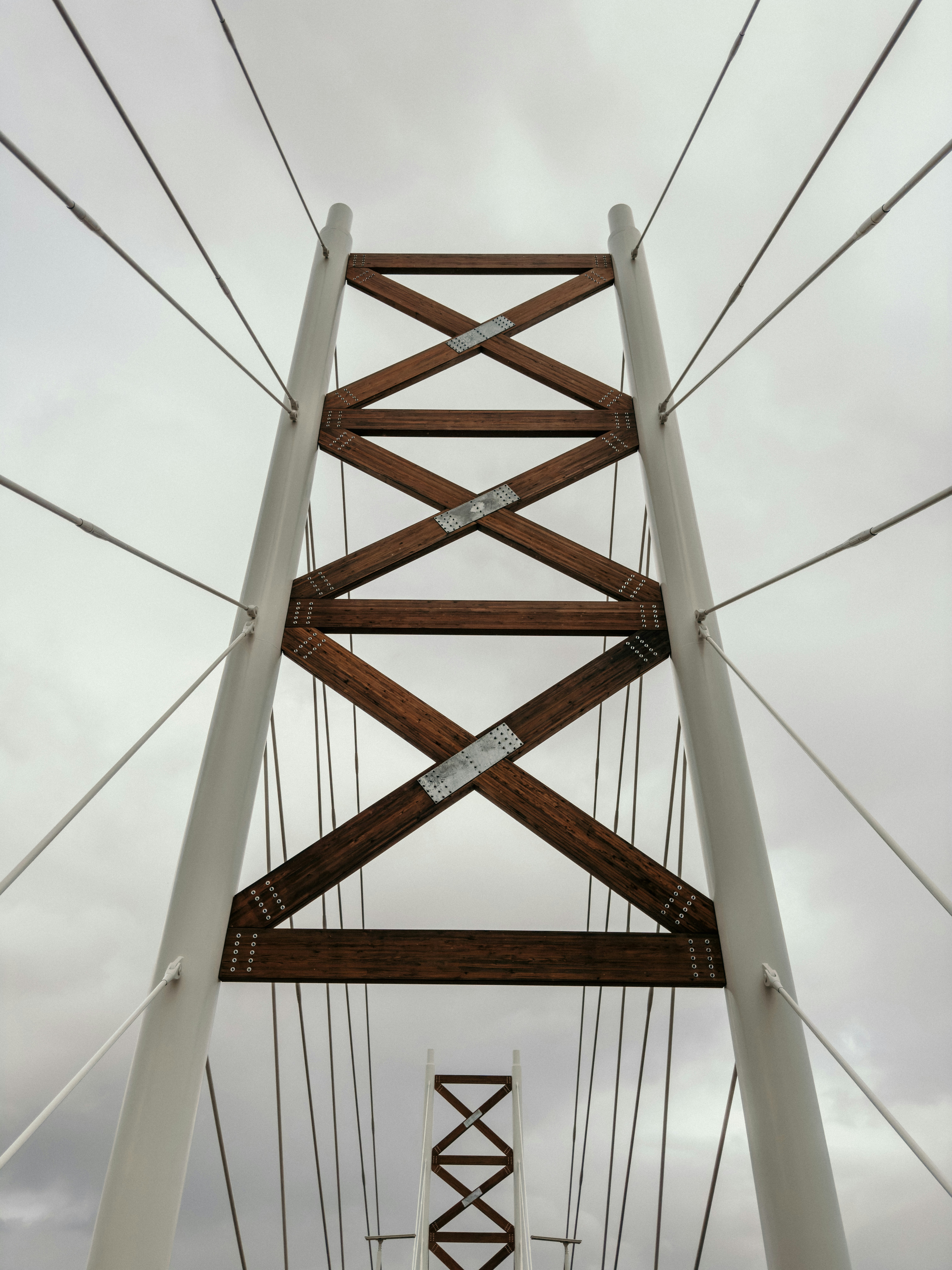A view of the top of a tall bridge photo – Free Wallpaper Image on Unsplash
