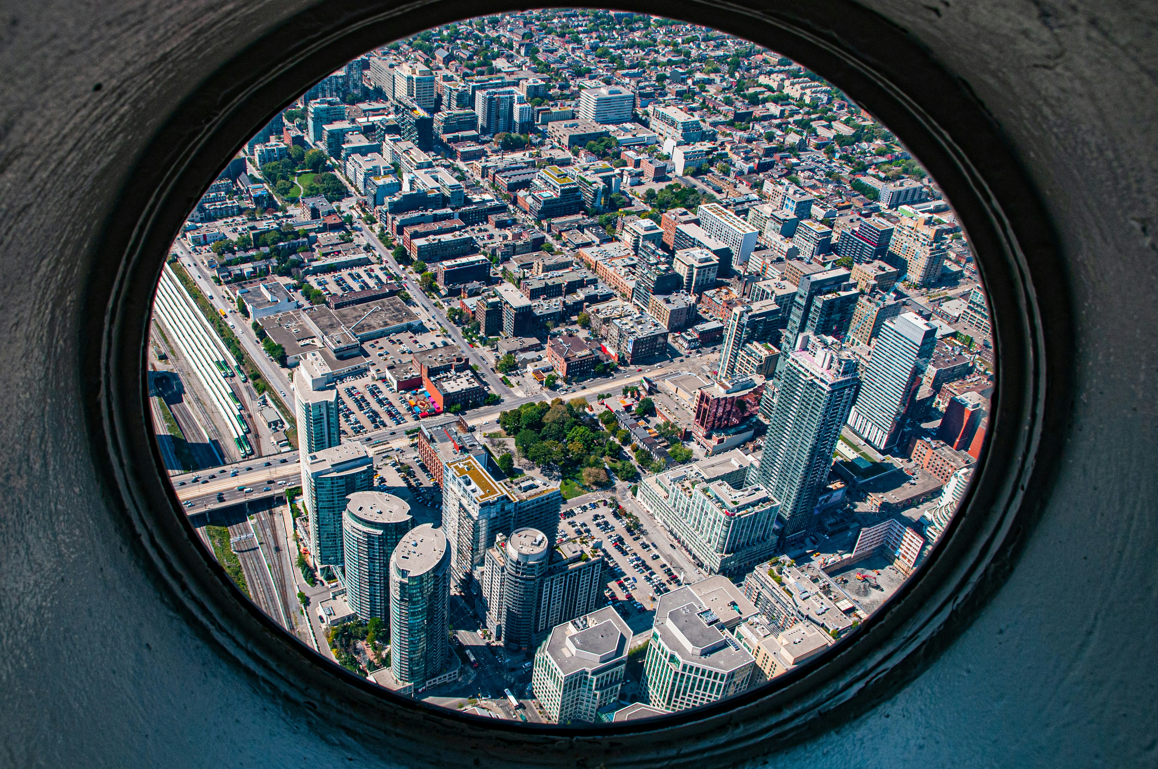 Circular Window on the Downtown Grid: Urban Geometry Framed
