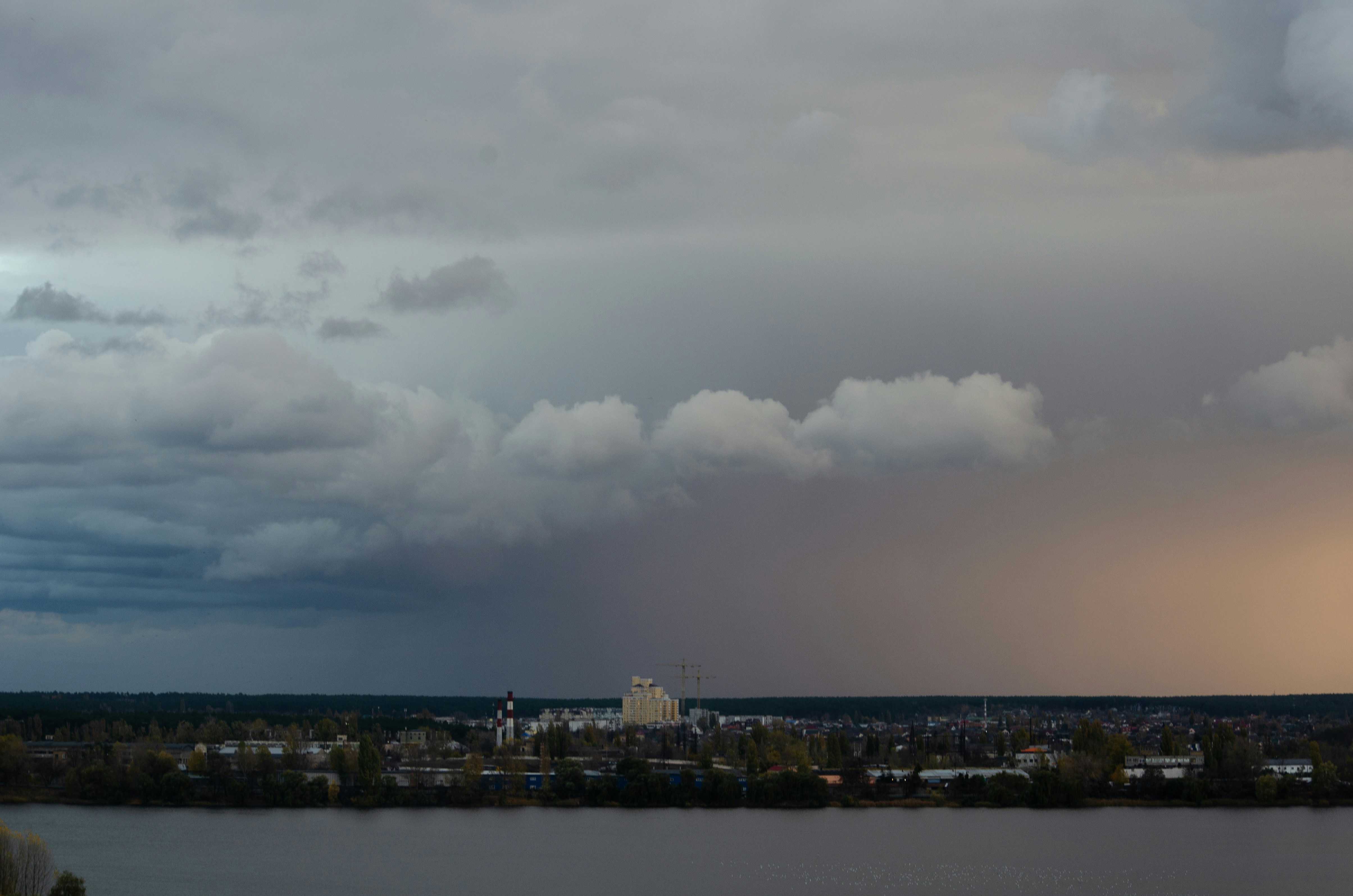 Storm Edge Over the Watercity