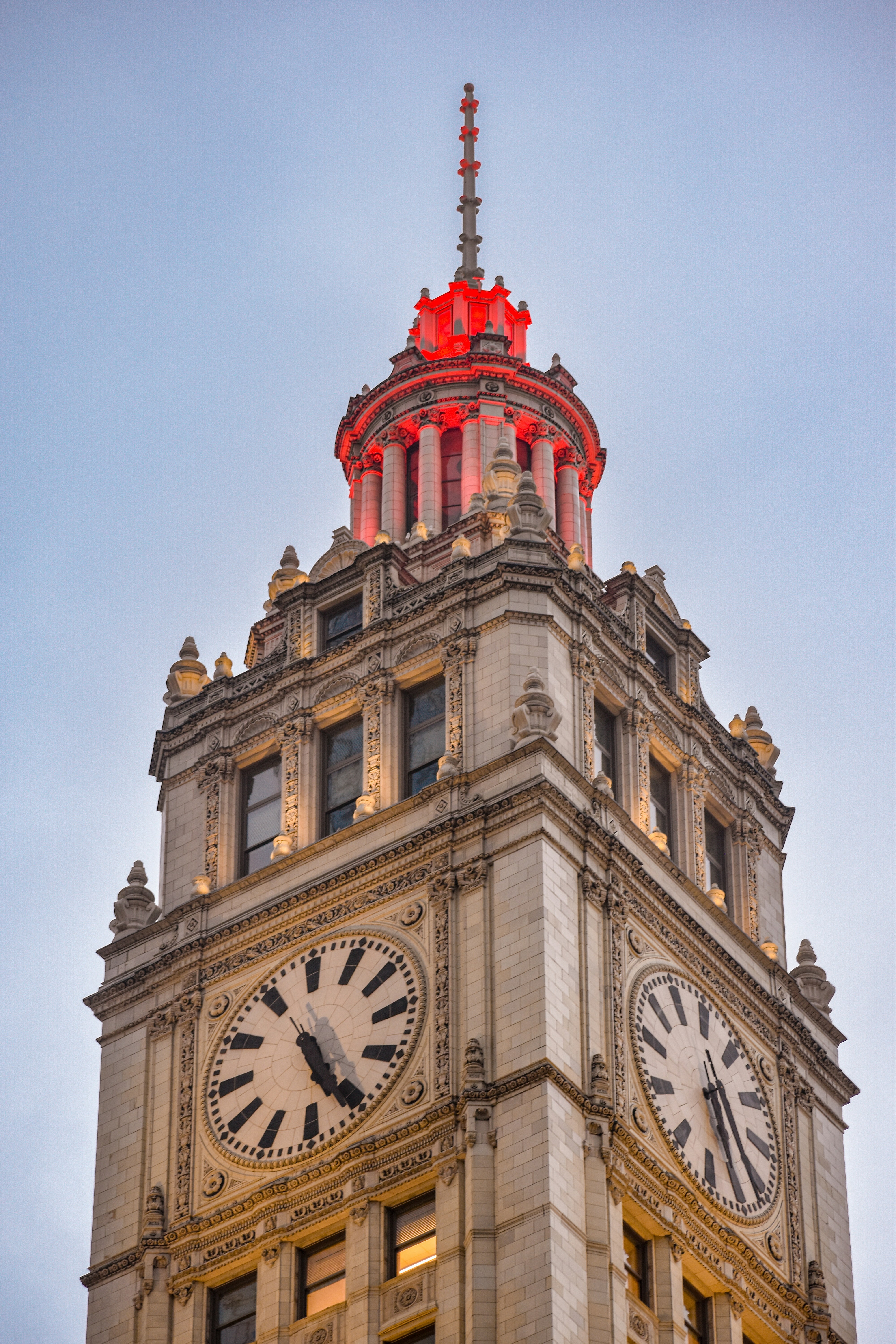 A large clock tower with a sky background photo – Free Clock tower ...
