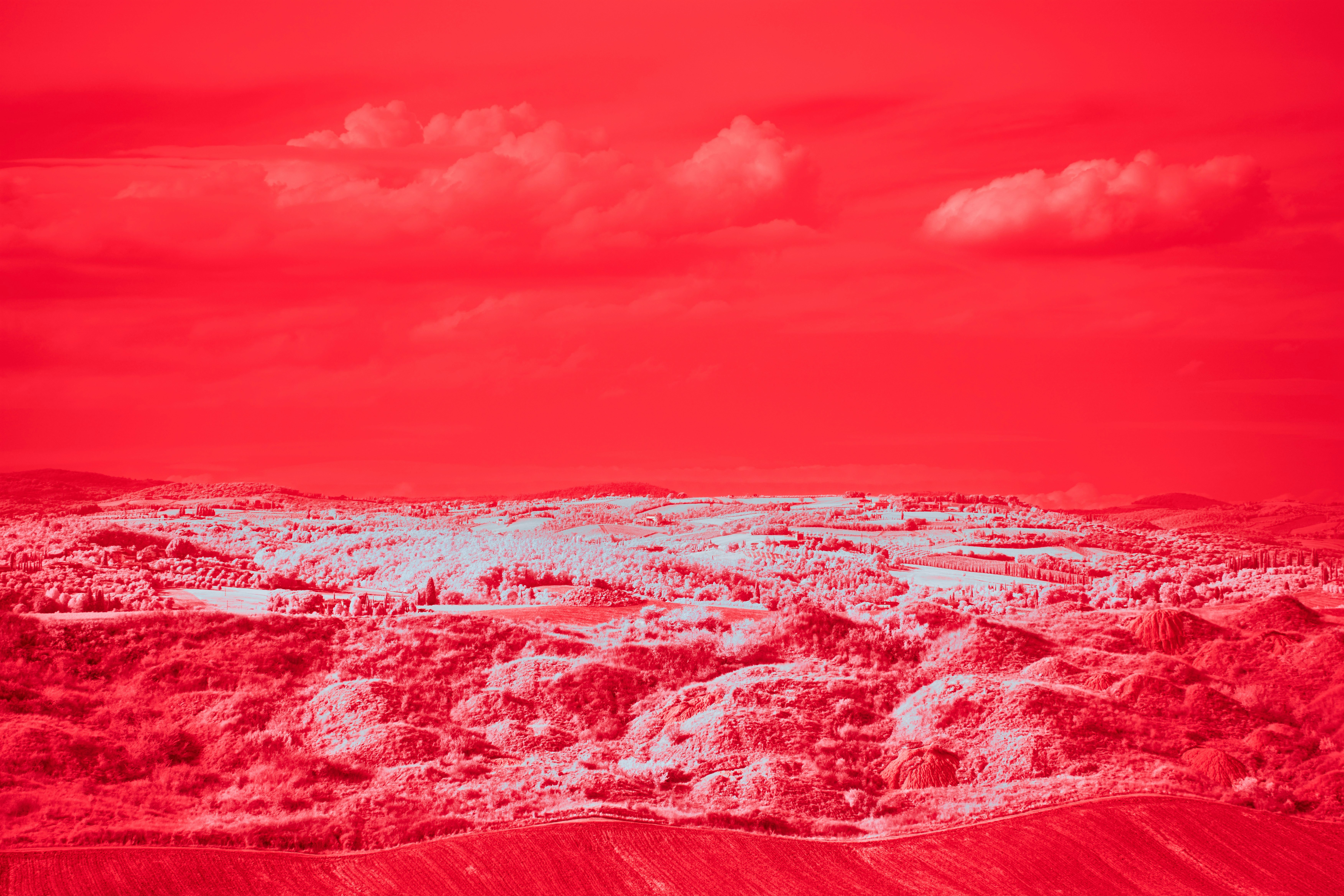 Une photo rouge et blanche d’un paysage photo – Image gratuite de La ...