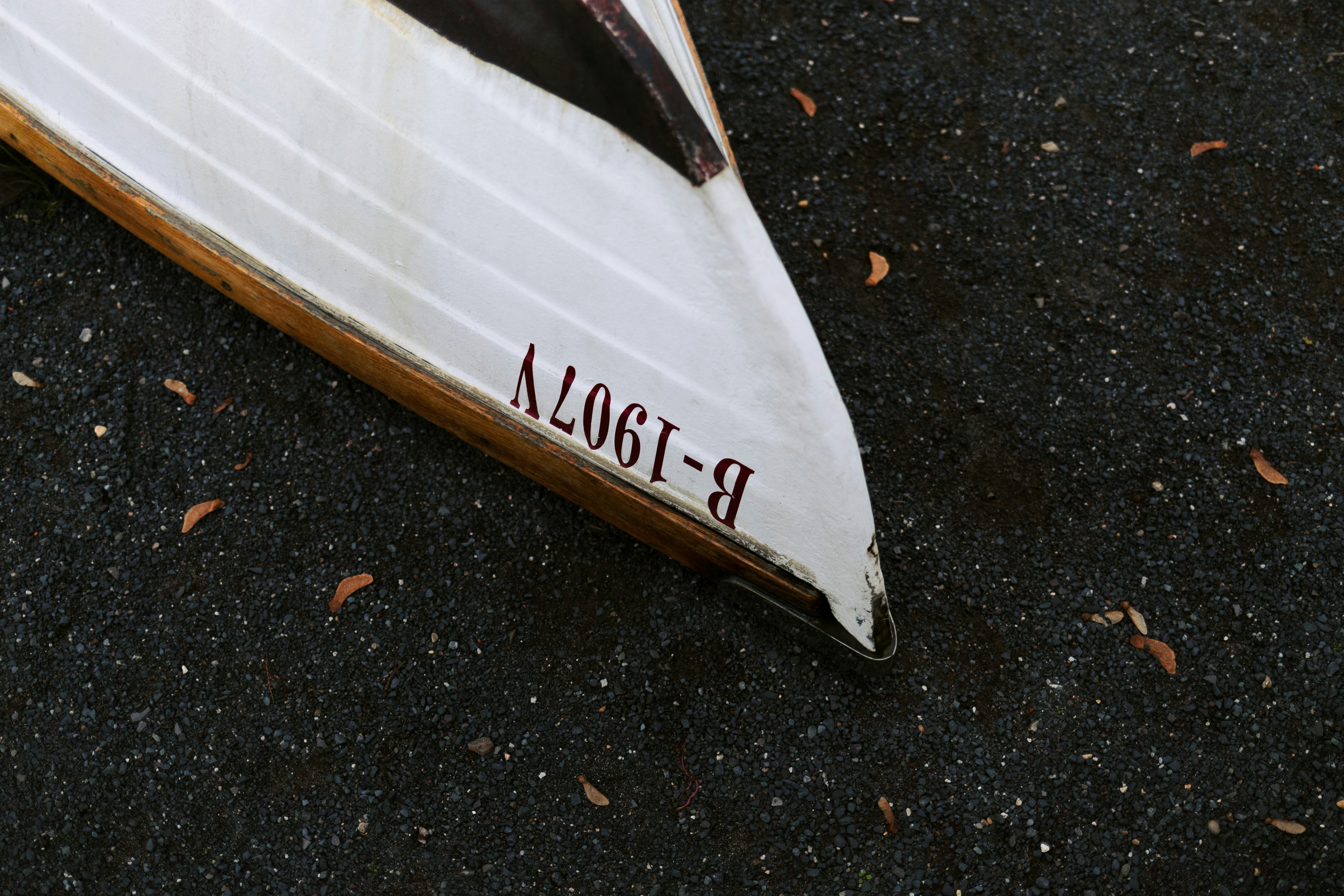 A close up of a boat on the ground photo – Free Berlin Image on Unsplash