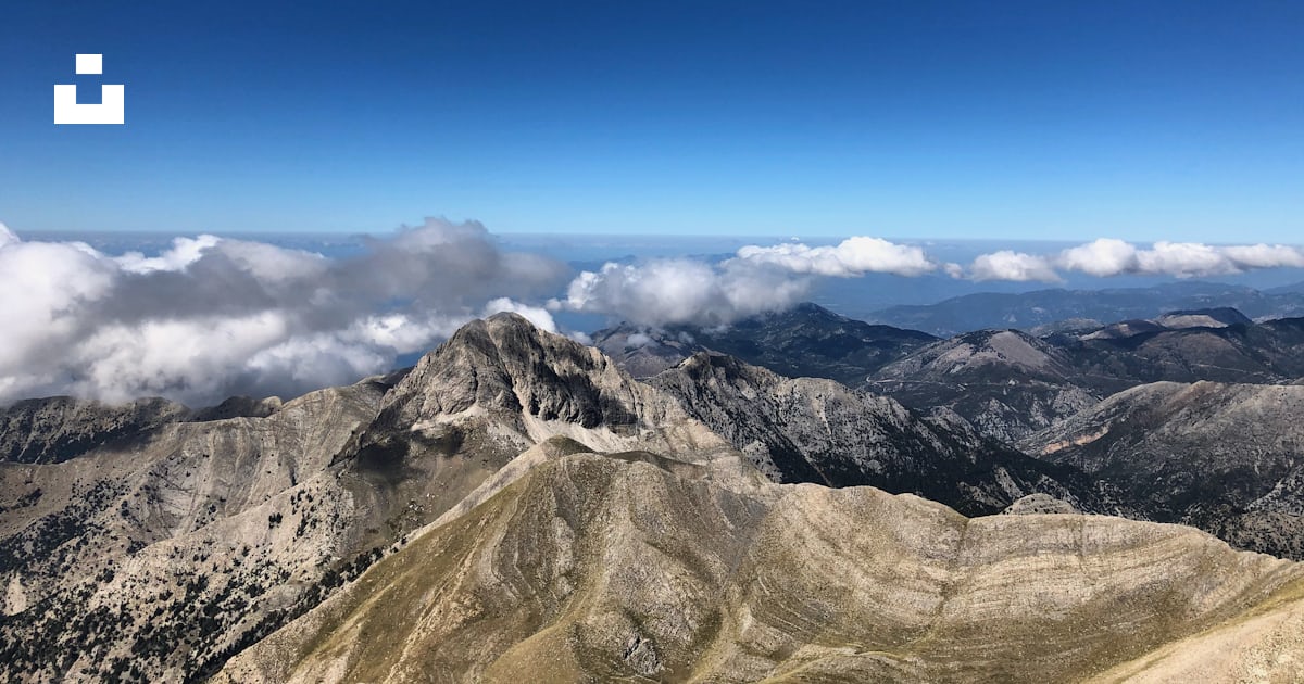空に雲が広がる山脈の眺めの写真 Unsplashのタイゲトスの無料画像