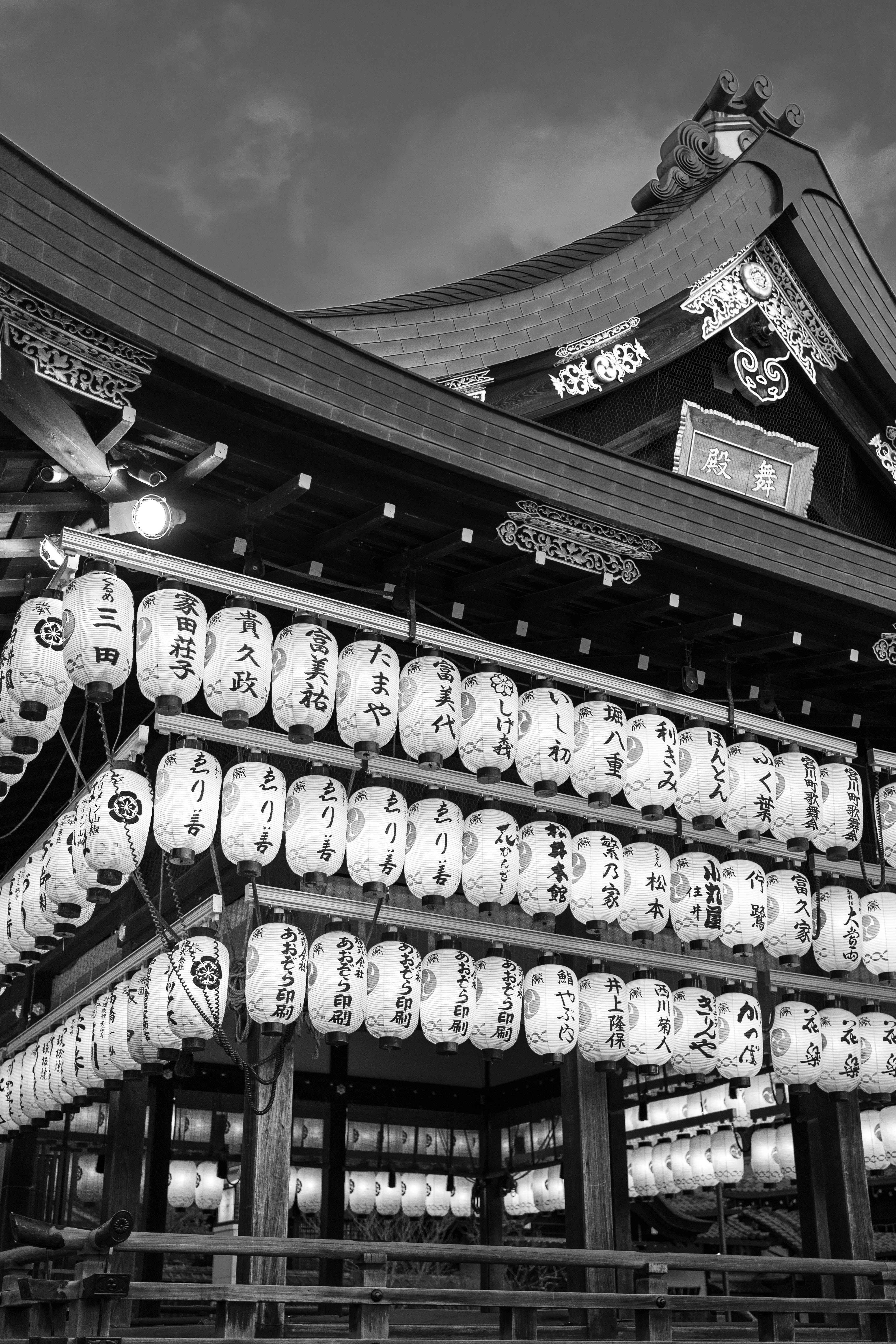 Lanterns in Line: A Shōrōgō Shrine Corridor