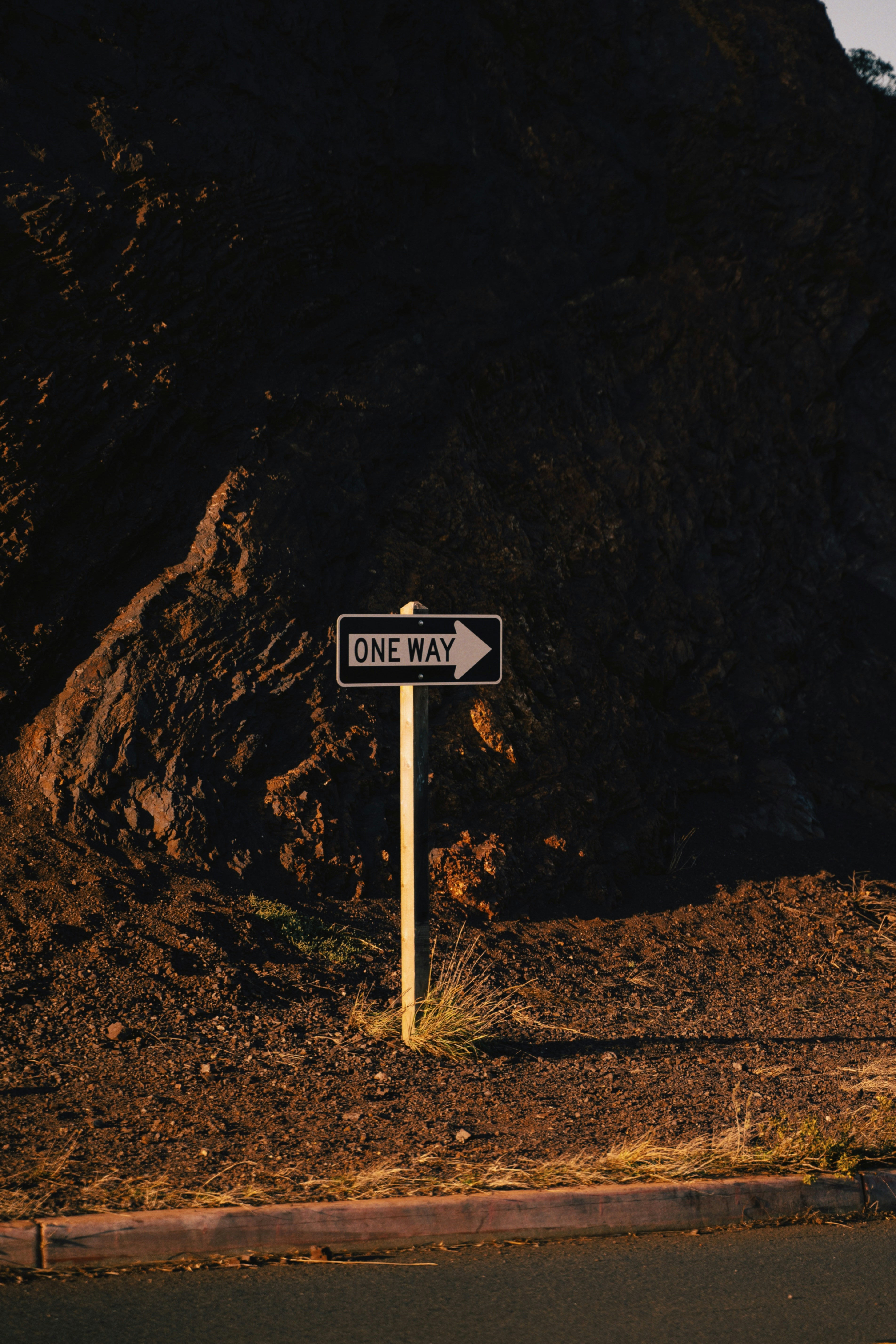 One Way Signal in Quiet Slope
