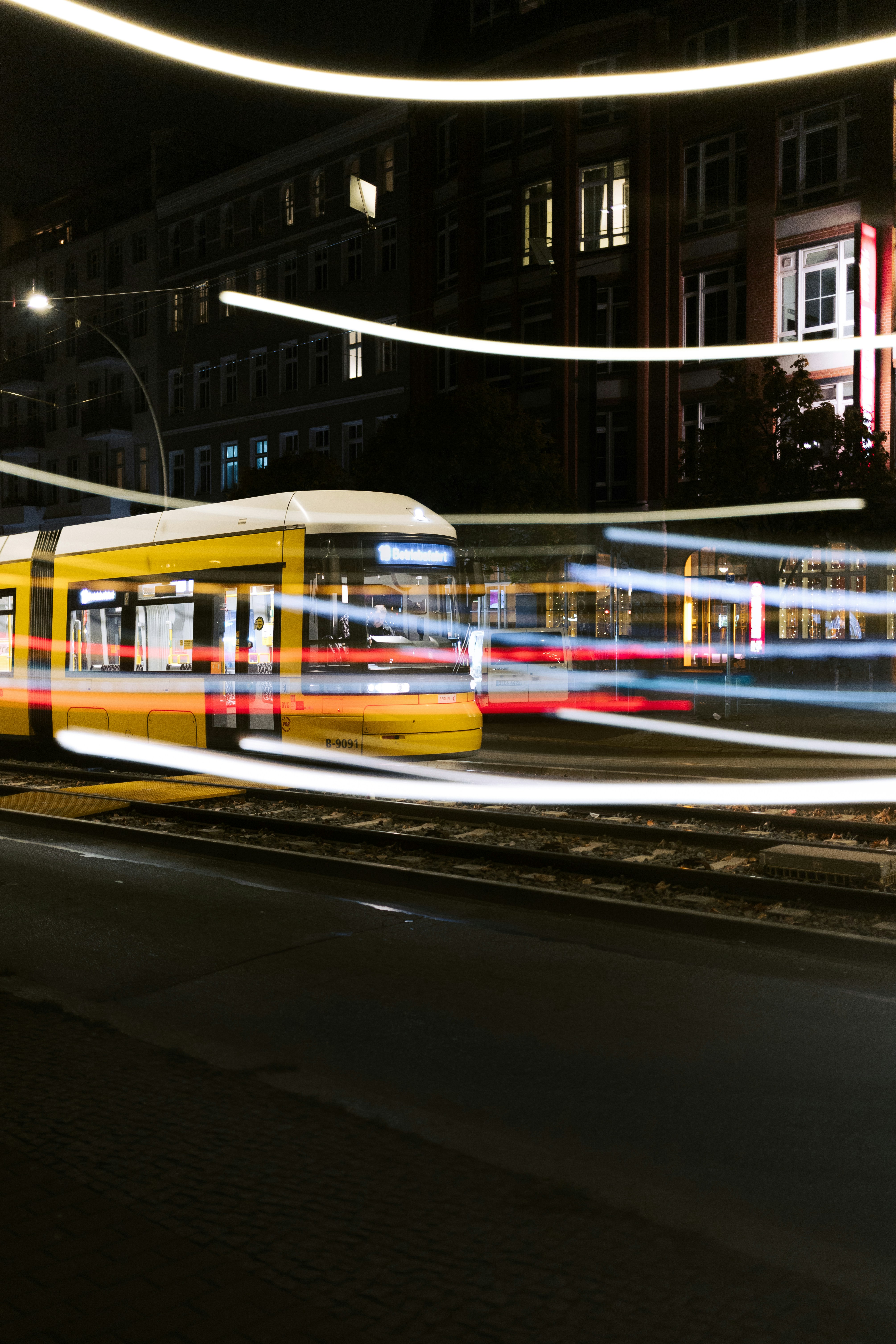 Bahngleise Mit Zug In Der Nacht