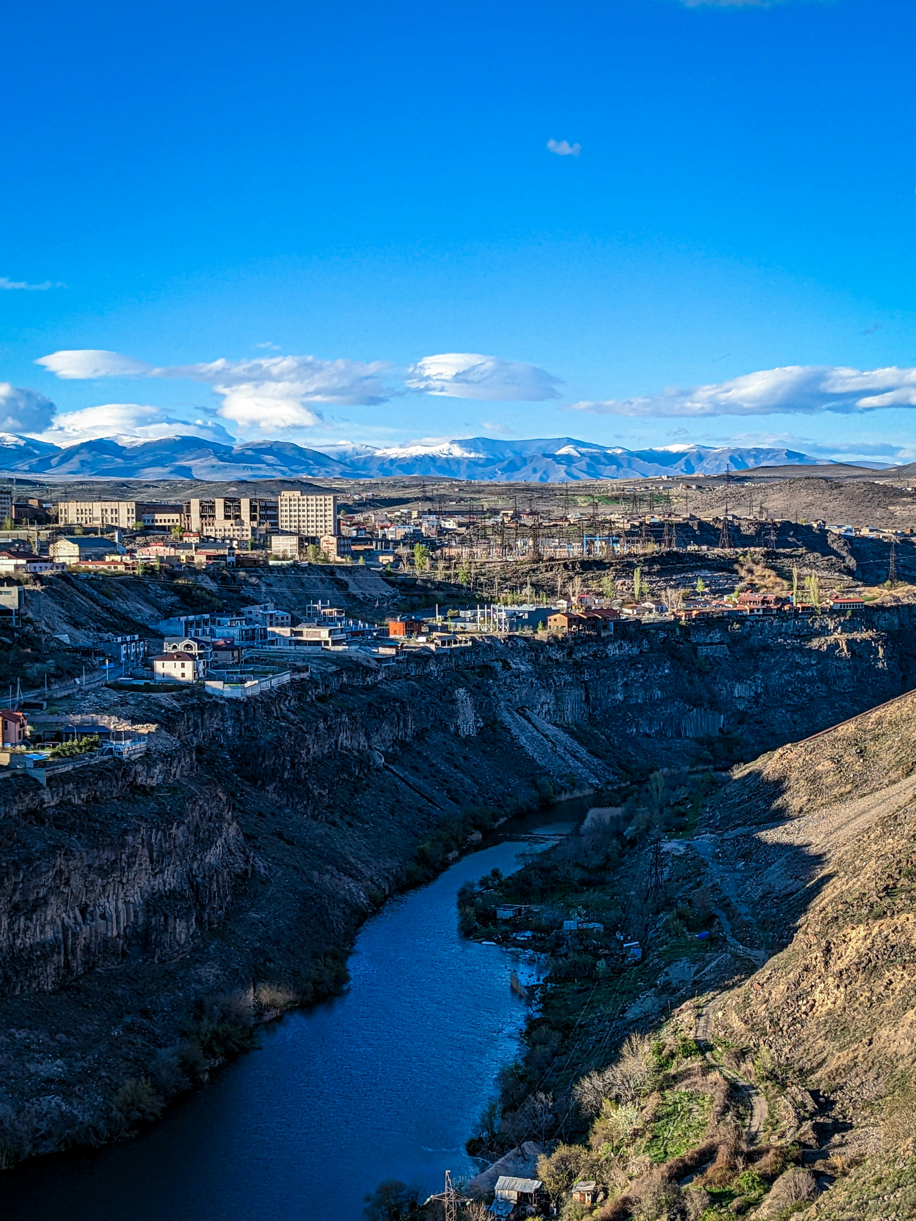 Ridgeline Rivercity: Urban Edge Along a Canyon